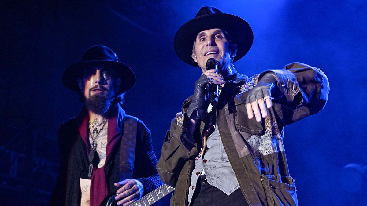 Dave Navarro says 'goodnight' to Jane's Addiction after being punched ...