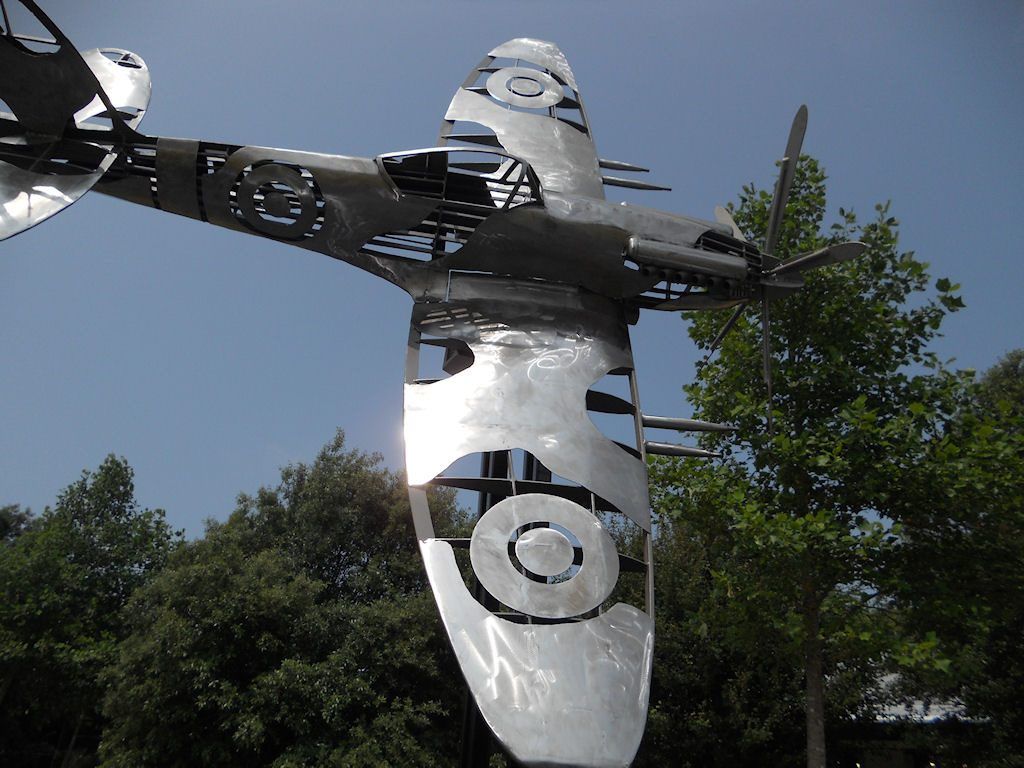 First look of life-size Lancaster Bomber sculpture to be unveiled in ...