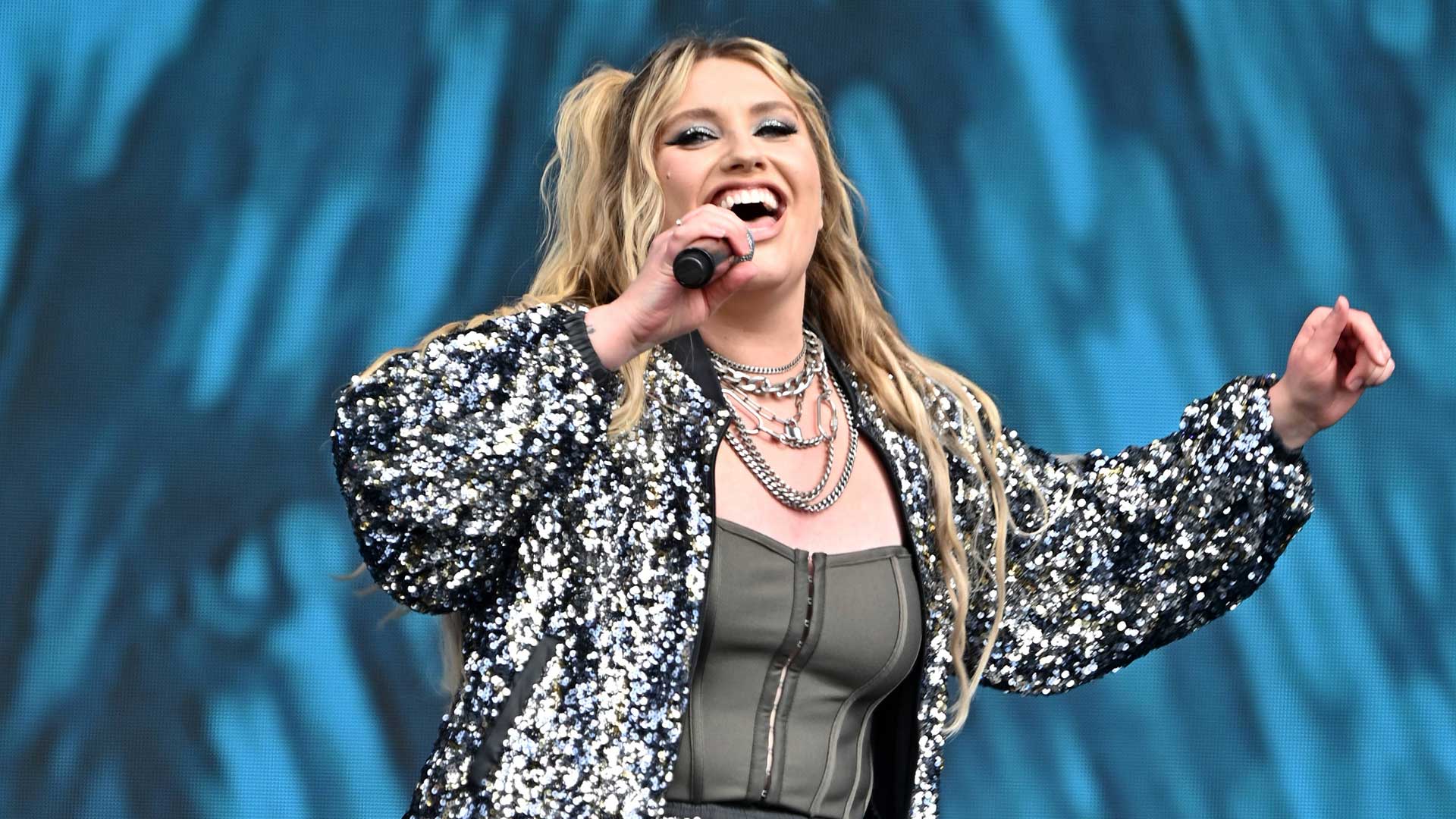 Ella Henderson confirms she will have an EXCLUSIVE at Hits Radio Live