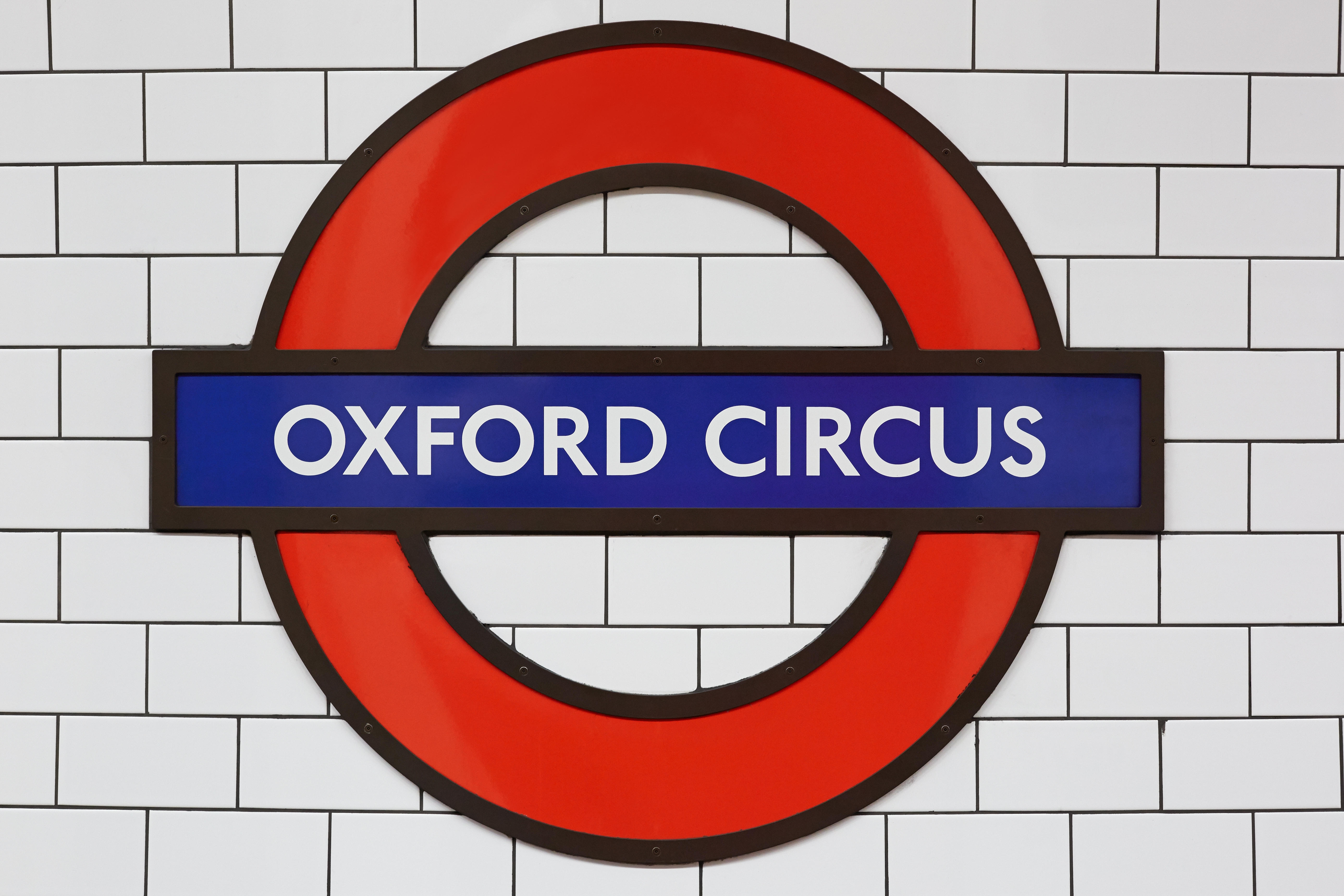 Homeless man jailed for life for pushing stranger onto tube train ...