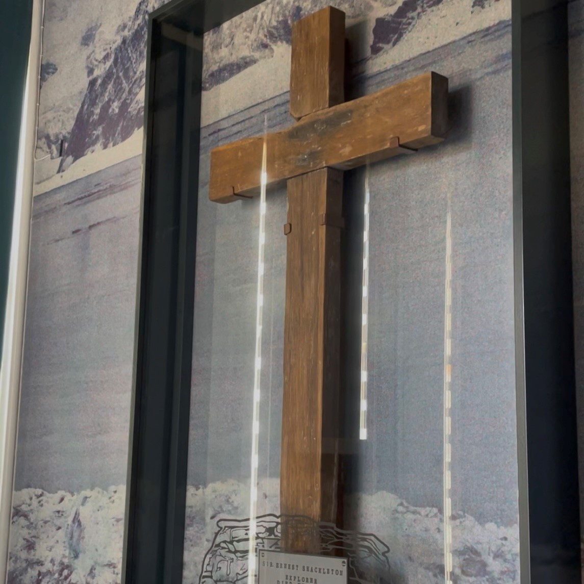 Cross in memory of explorer Shackleton on display in Dundee after near ...