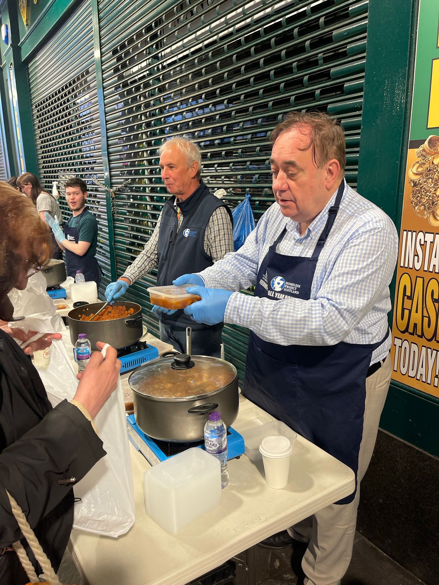 Alex Salmond being praised for helping homeless in Glasgow