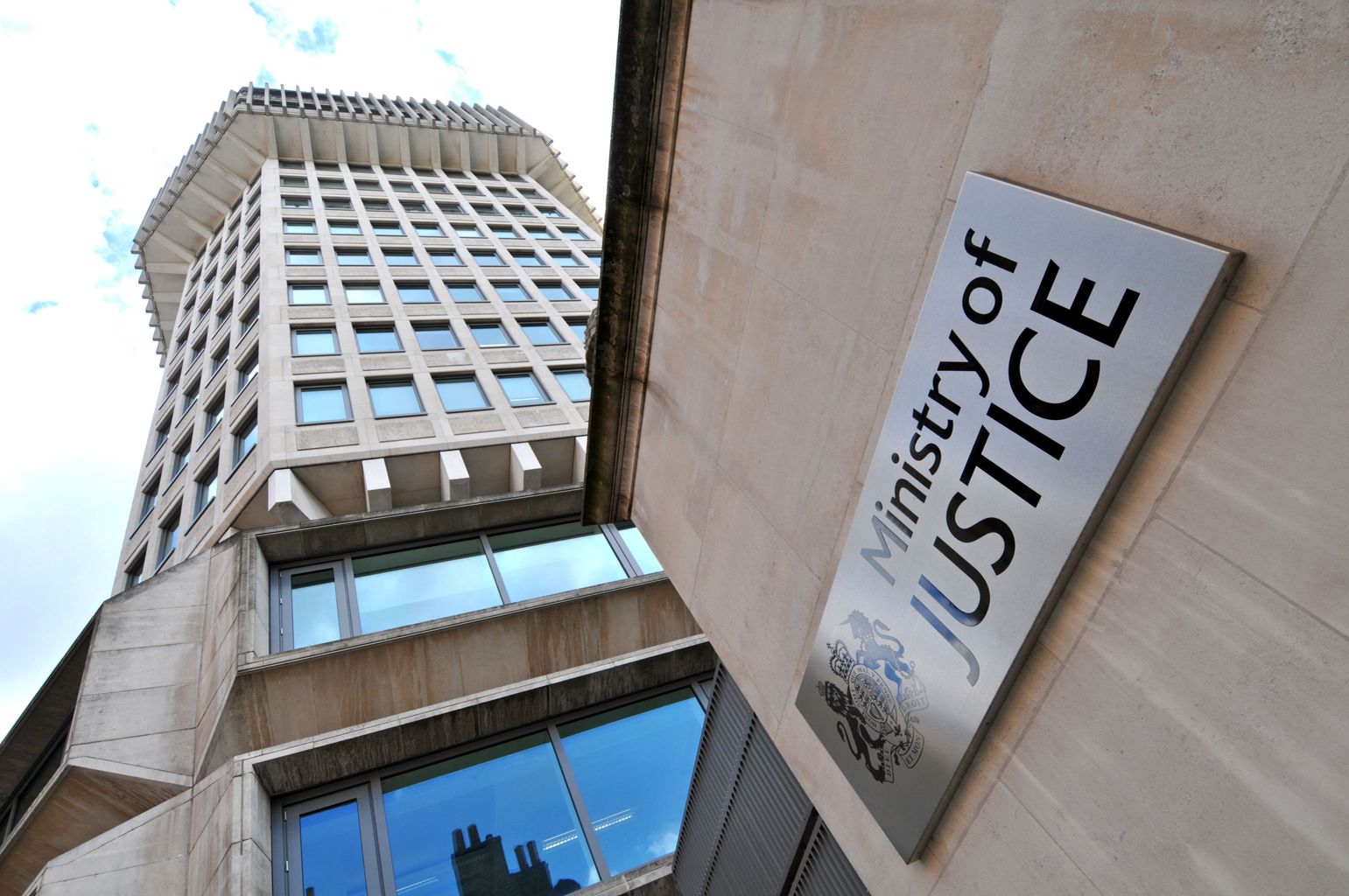 Luton prisoner bids to move to open prison | News - Greatest Hits Radio ...