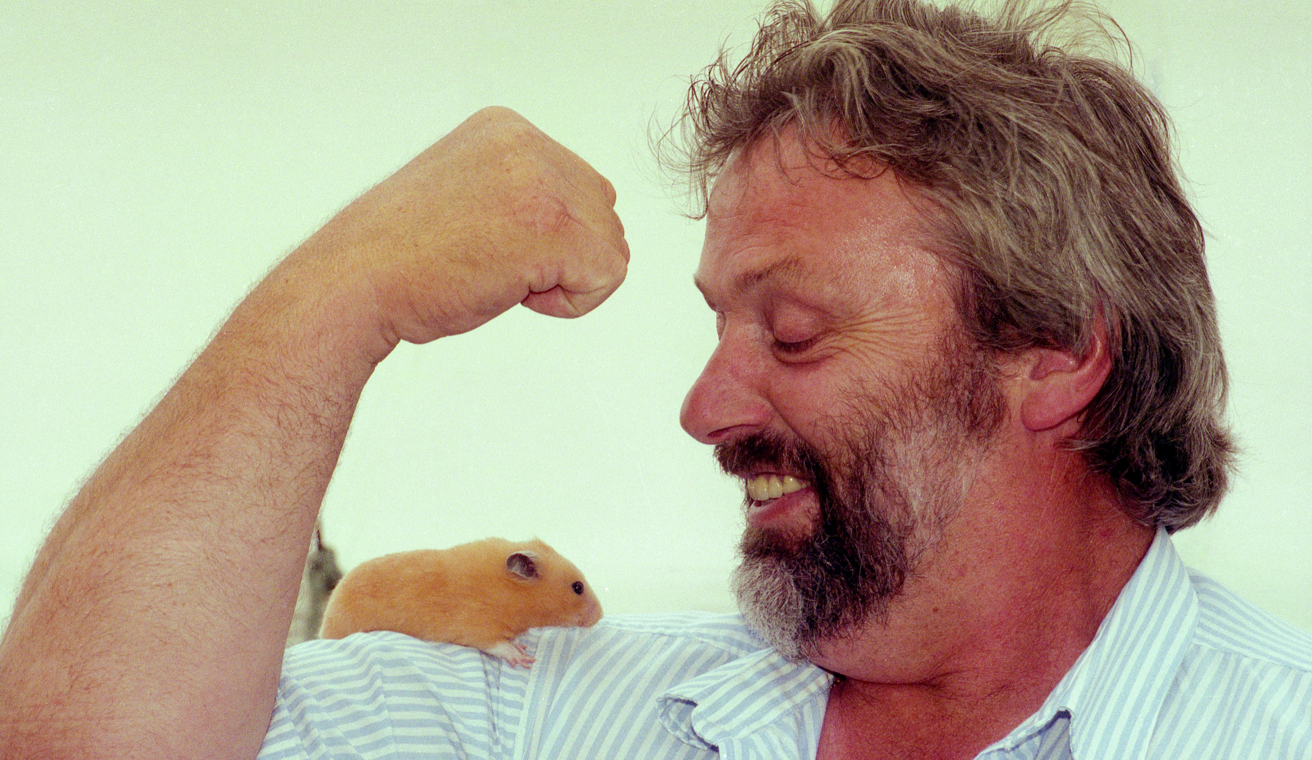 Strong man and shot putter Geoff Capes dies