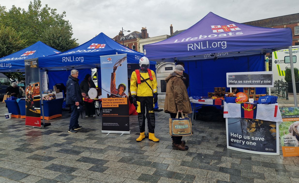 Thousands raised for Salisbury & Wilton RNLI branch