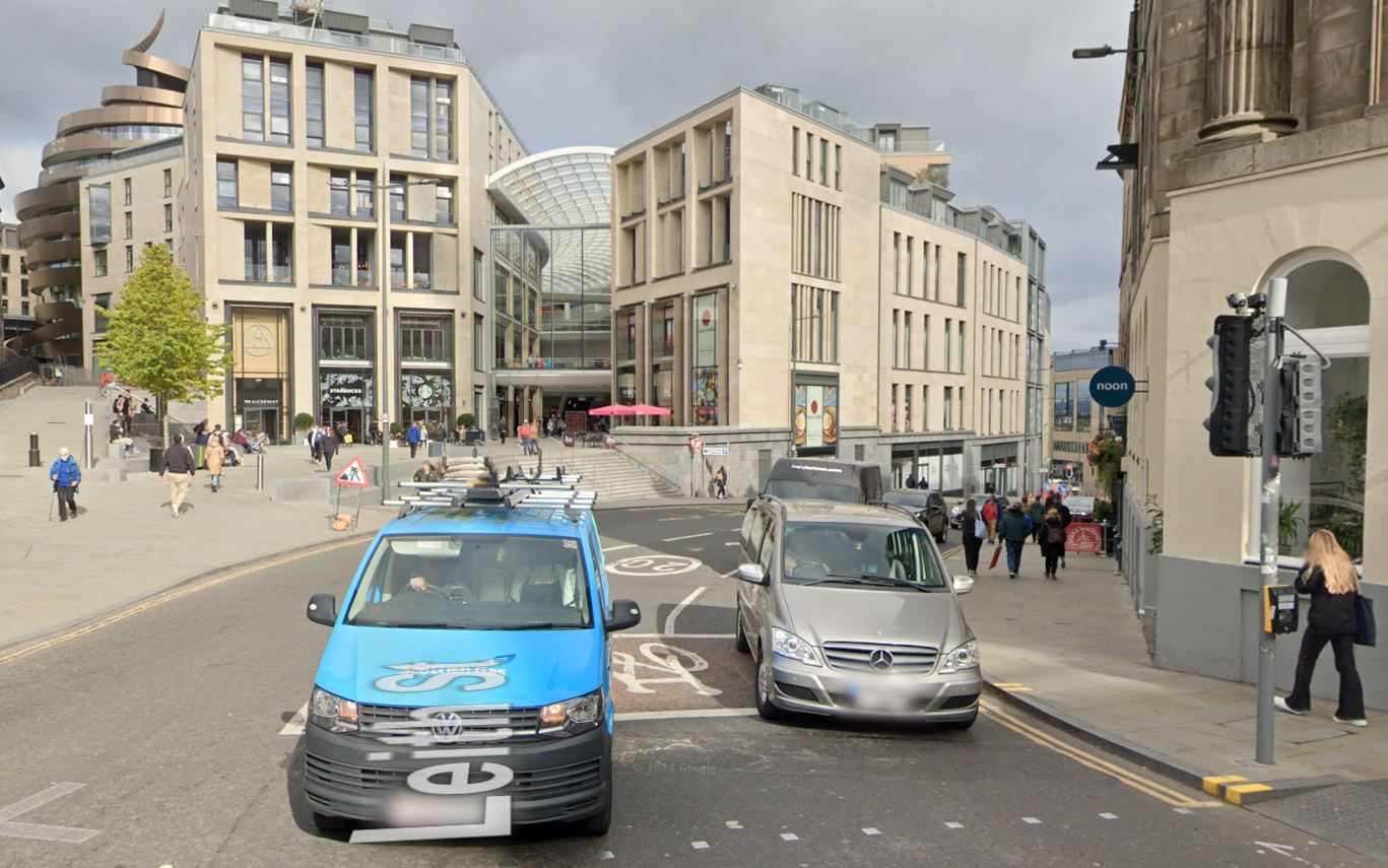 Man and woman assaulted and robbed by Edinburgh gang