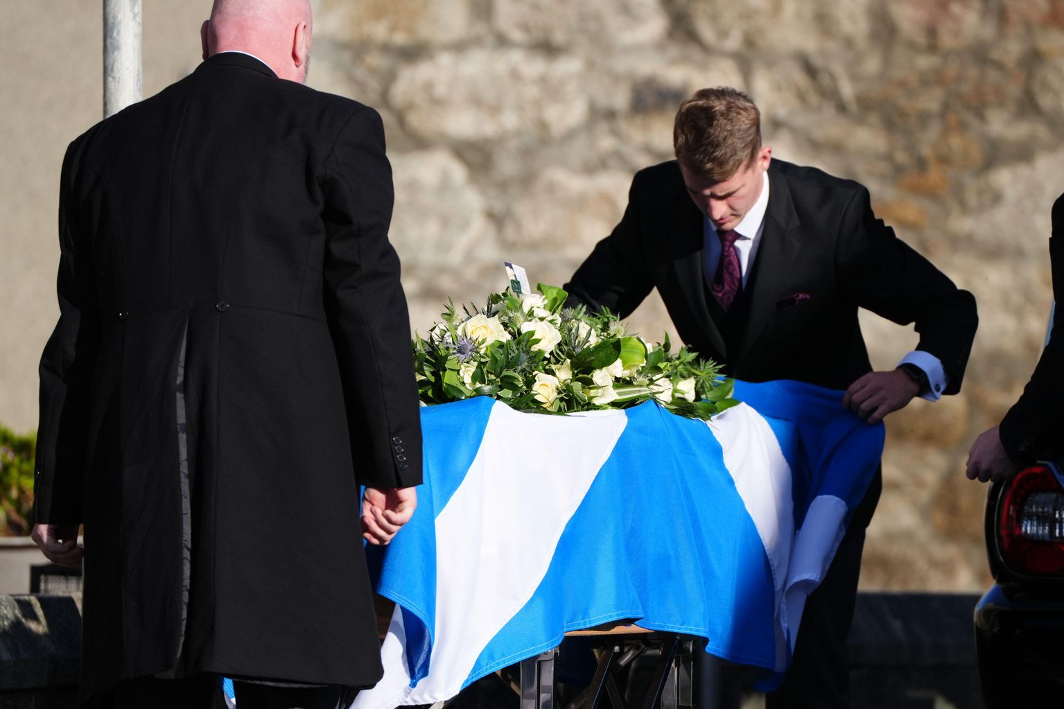 Alex Salmond funeral service held in Aberdeenshire