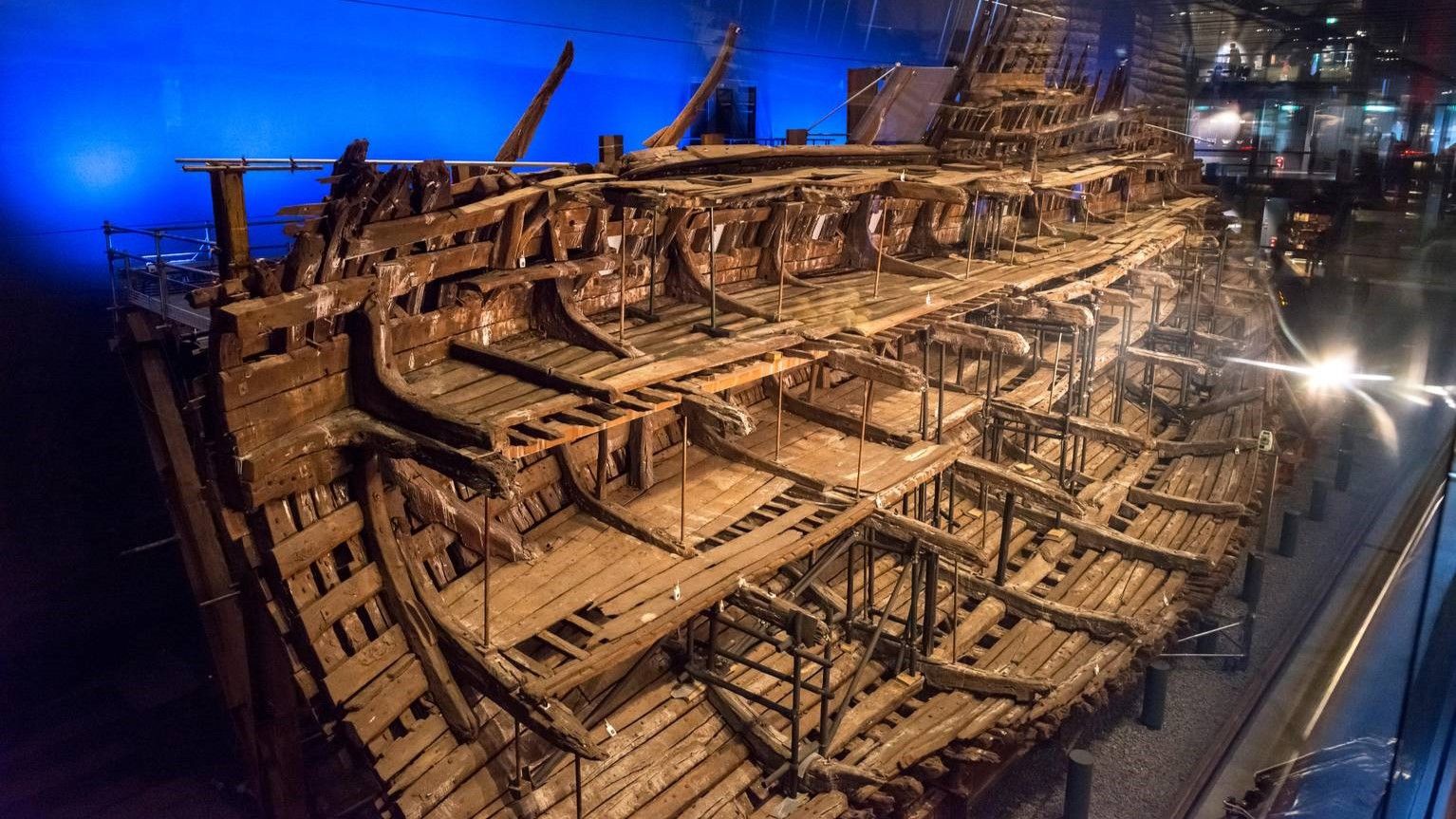 Bones found in Mary Rose wreckage suggest handedness affected by ...