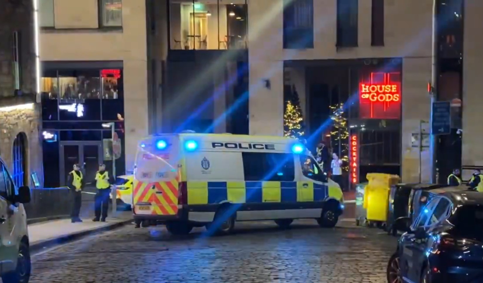 74 year old man dies after being hit by a bus on Cowgate