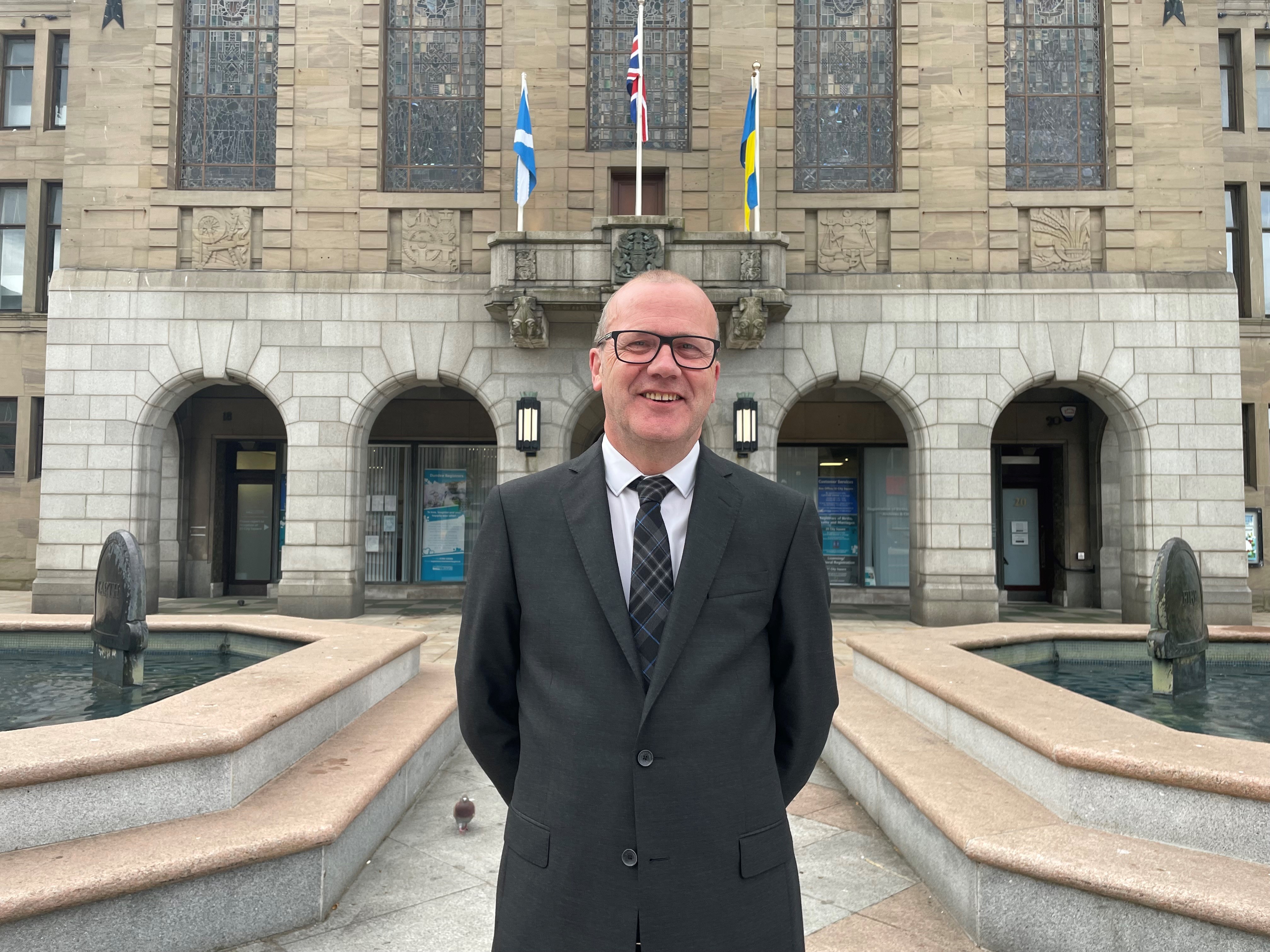 Dundee City Council leader announces cancer treatment