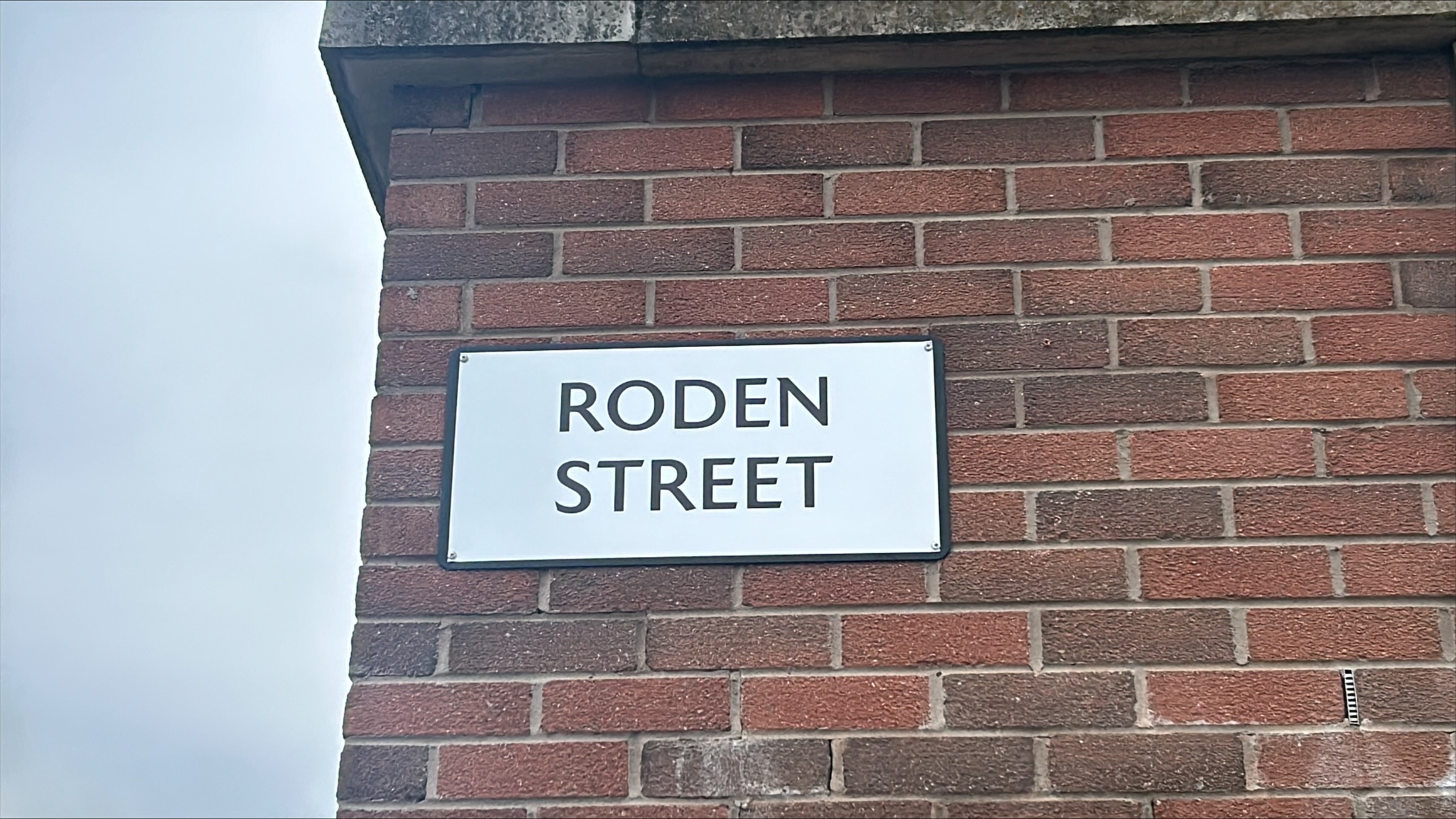 Child and mum injured in racist attack on South Belfast home