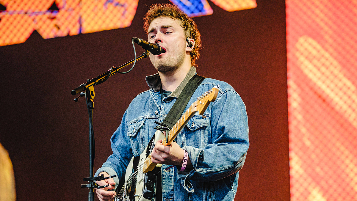 Listen to Sam Fender's anthemic new song 'People Watching'