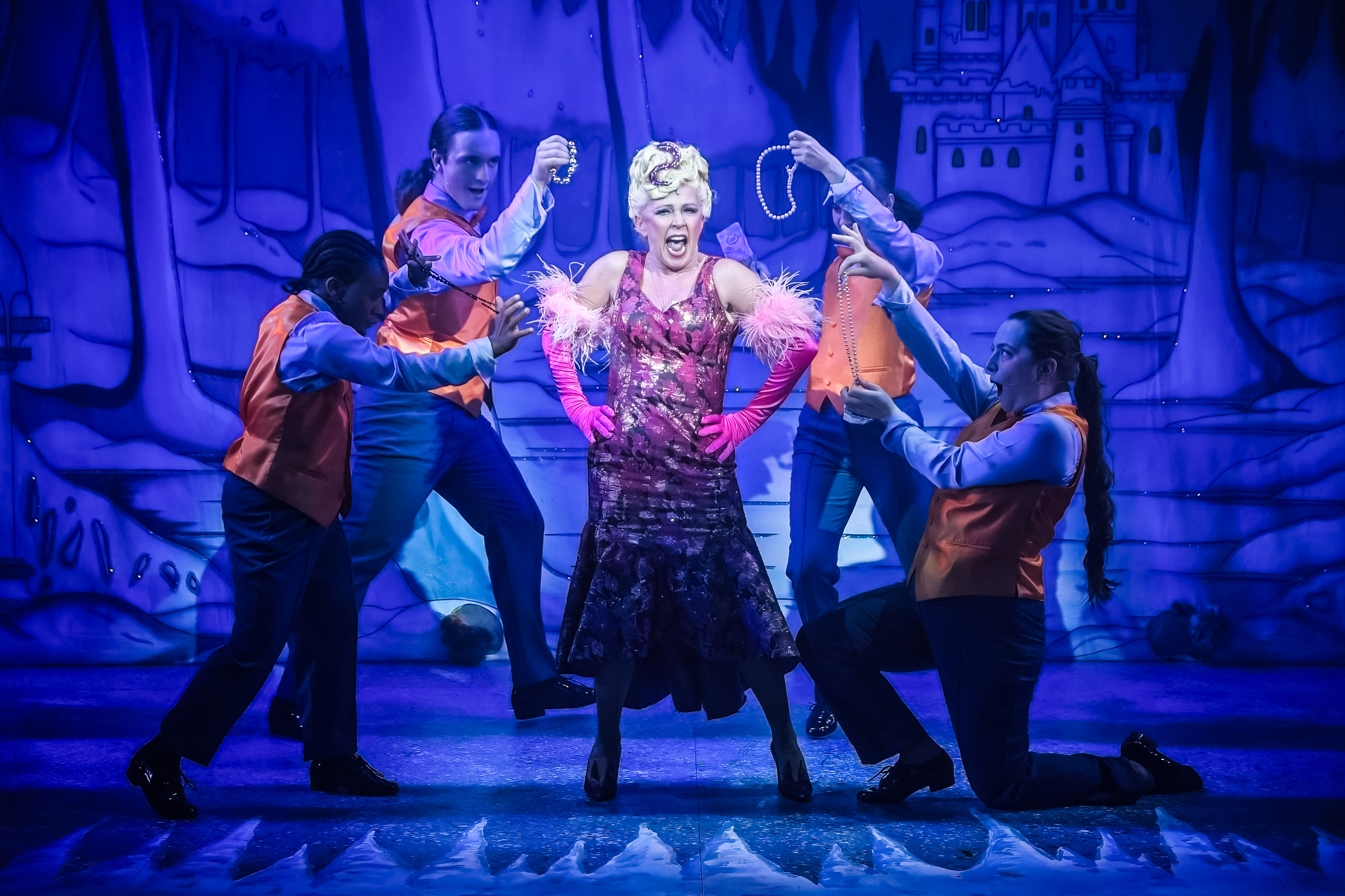 Get your tickets here for Robin Hood at Yvonne Arnaud Theatre