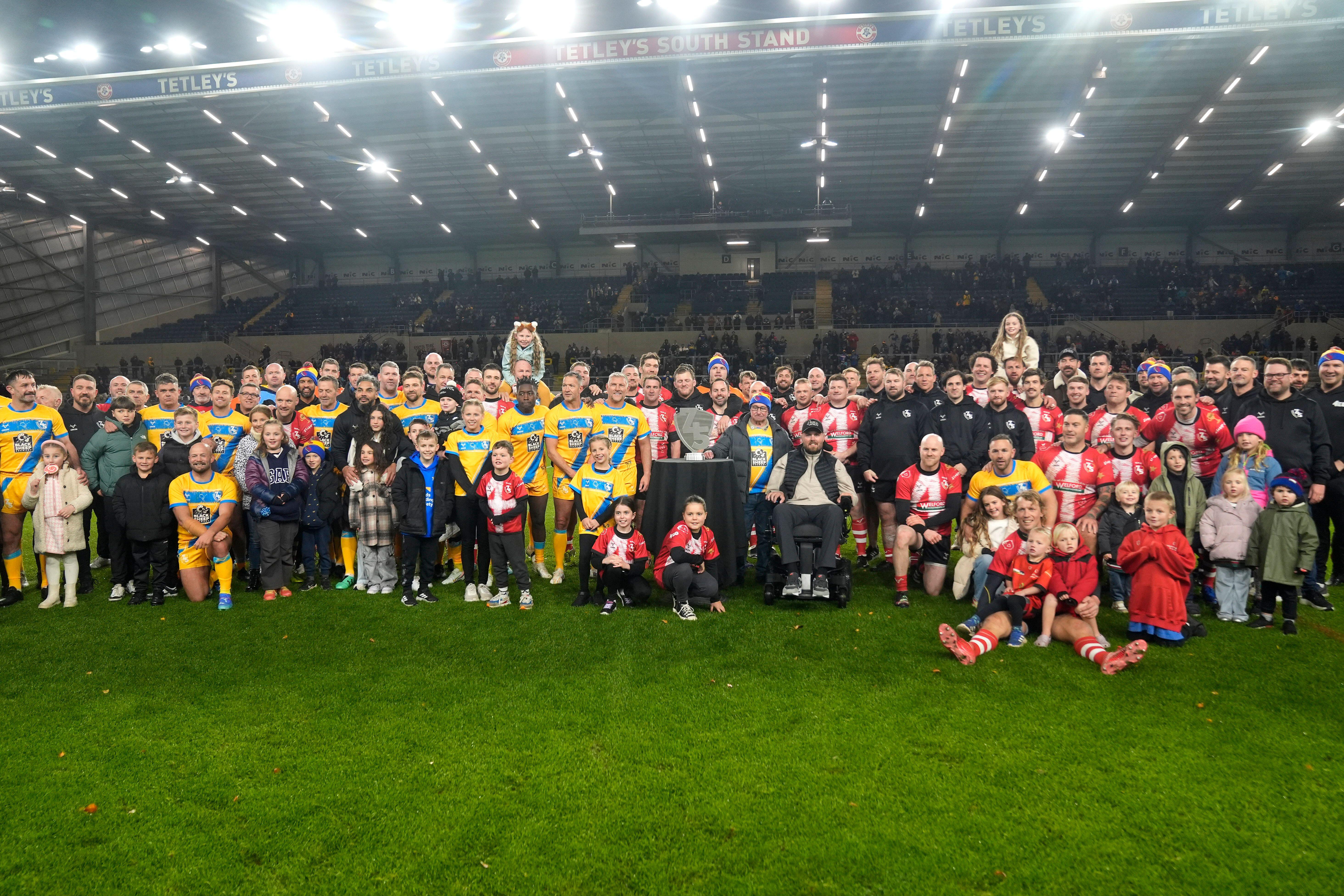 Rugby casts codes aside in historic '745 Game' in memory of Rob Burrow ...