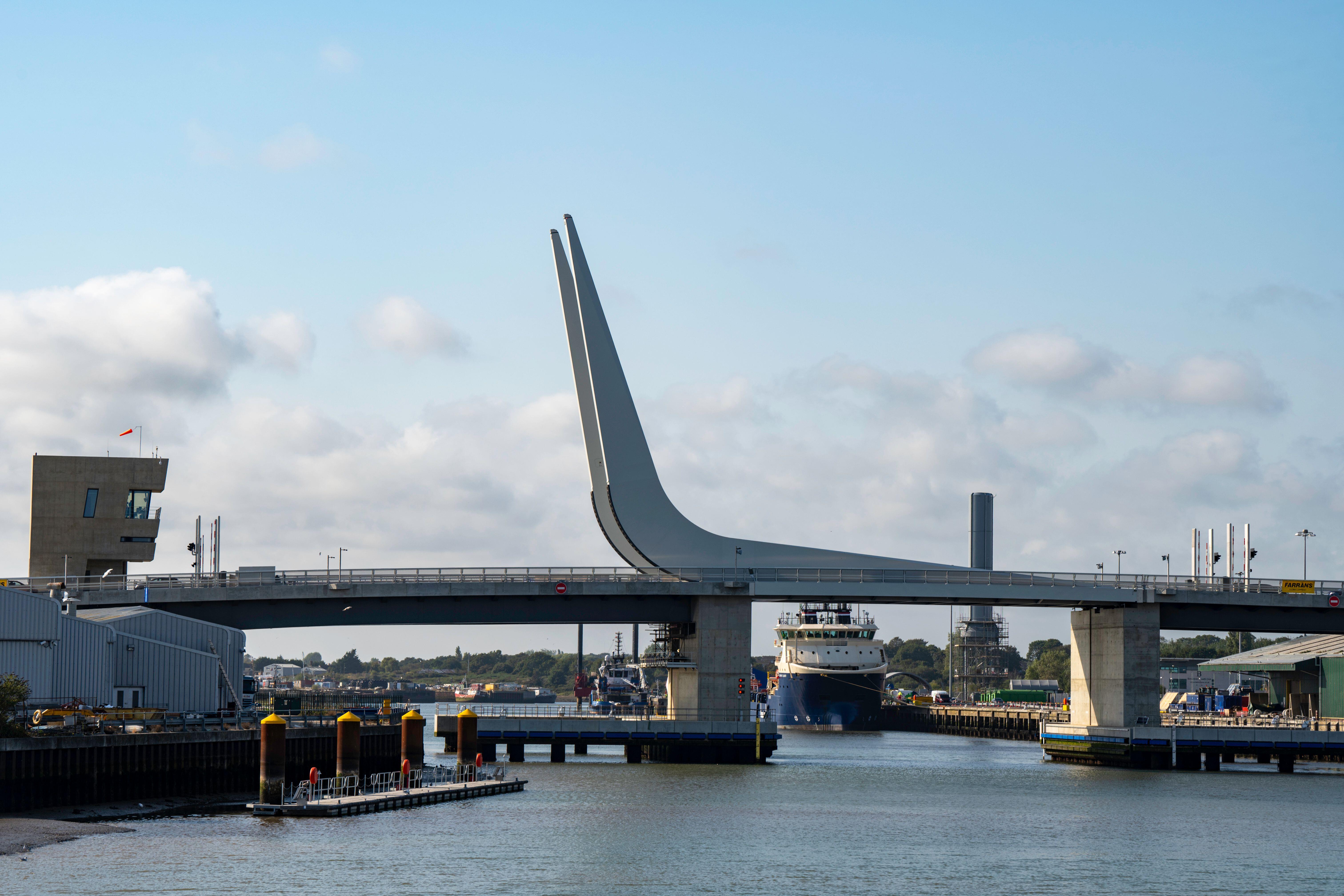 Princess Anne to officially open Lowestoft's Gull Wing Bridge | News ...