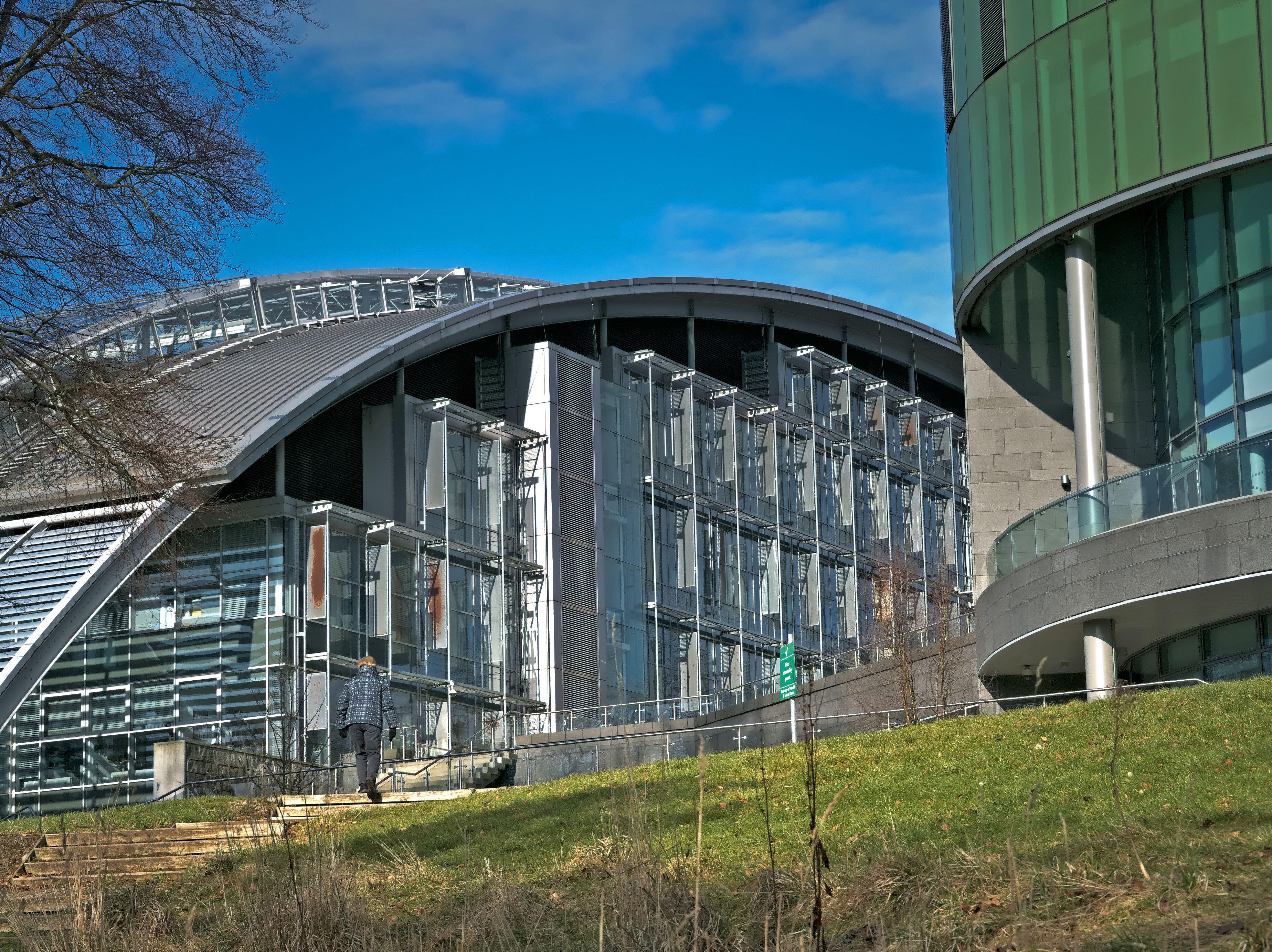 Student dies at Robert Gordon University Campus | News - Northsound 1