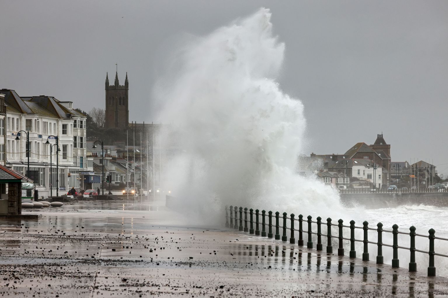 Storm Bert batters UK as thousands of homes left without power