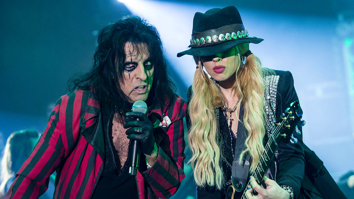Orianthi is rejoining Alice Cooper's band