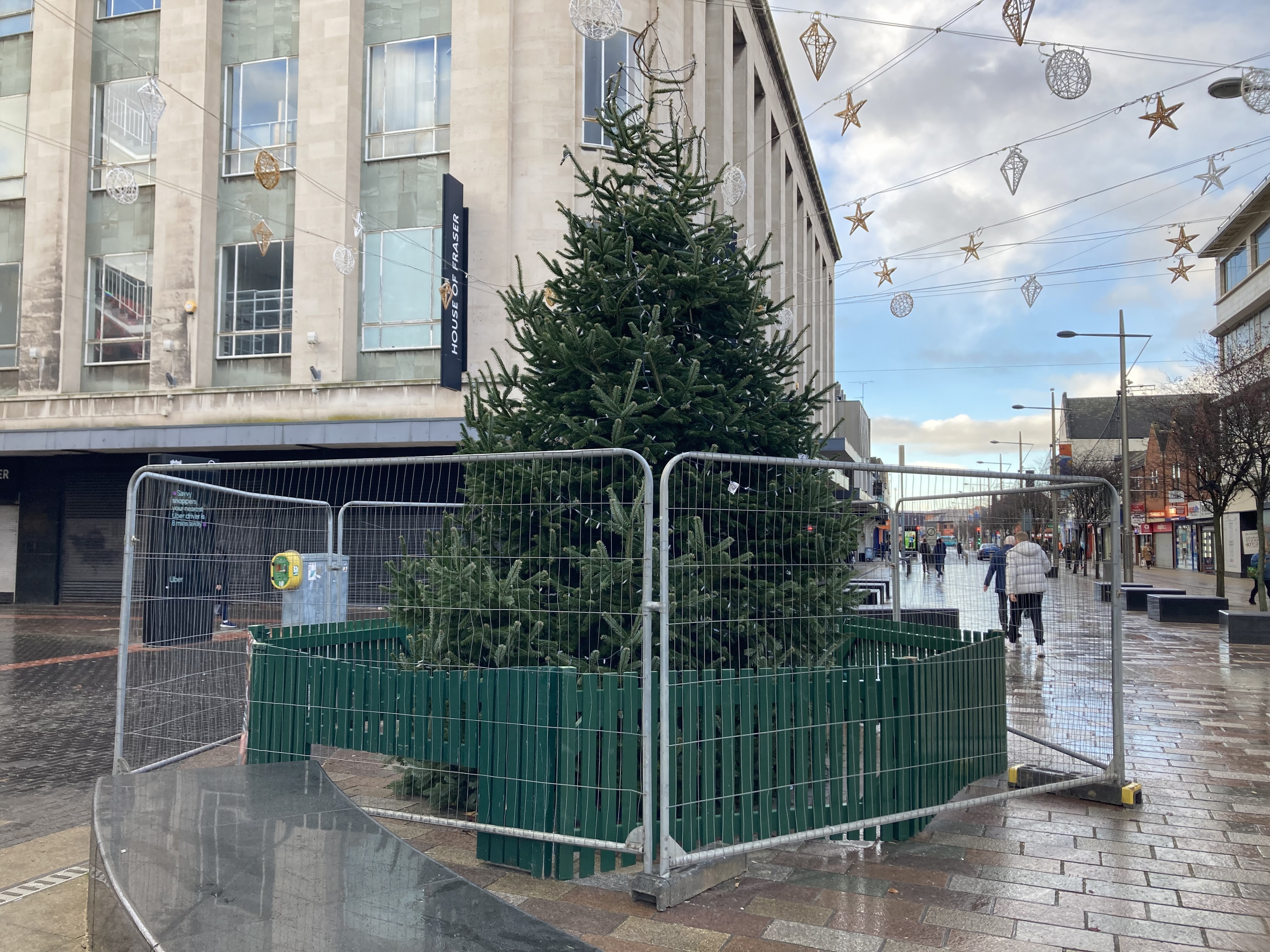 Oh, no, Christmas Tree | News - Hits Radio (Teesside)