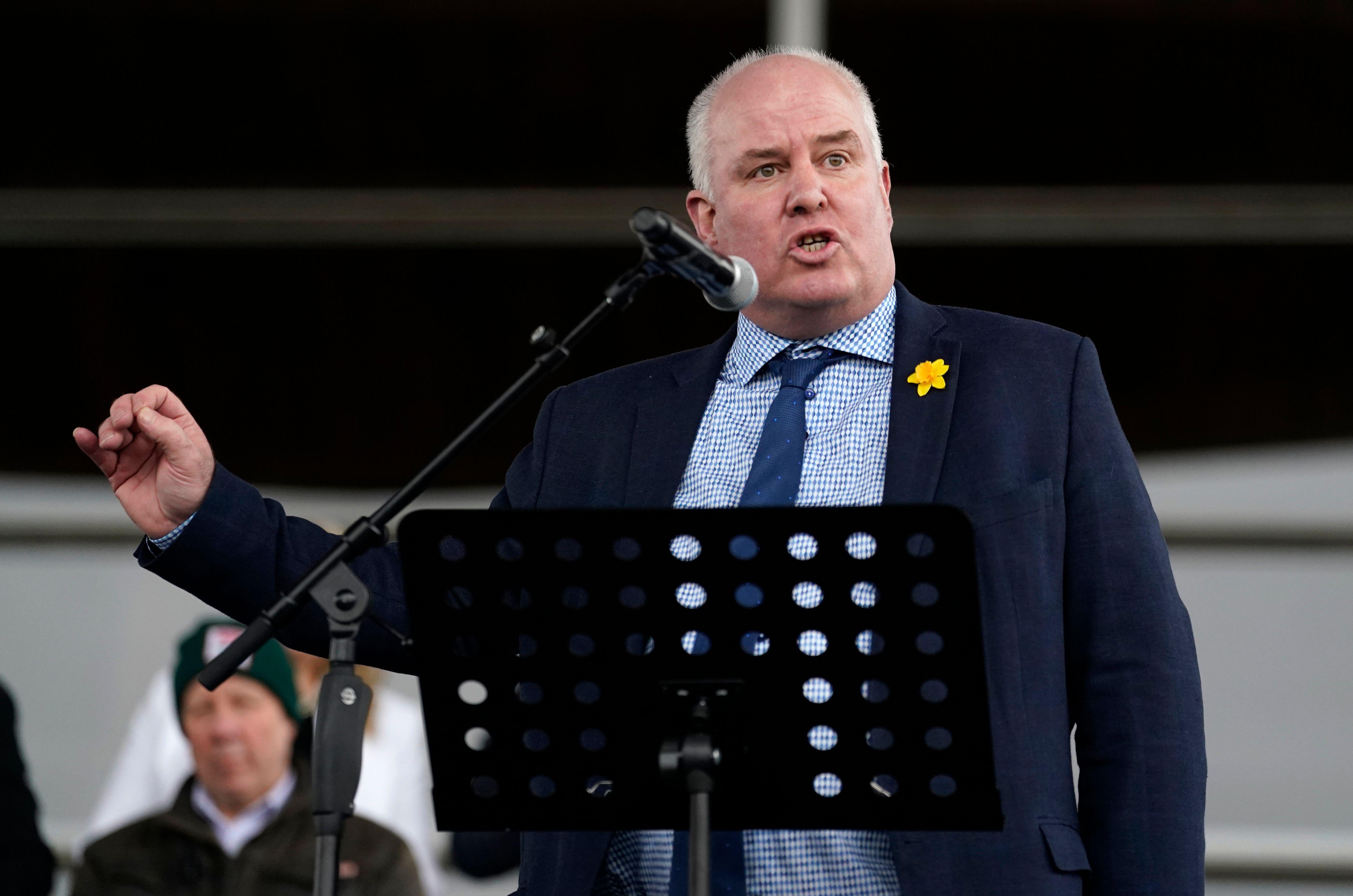 Andrew RT Davies resigns as leader of Welsh Conservatives in Senedd ...