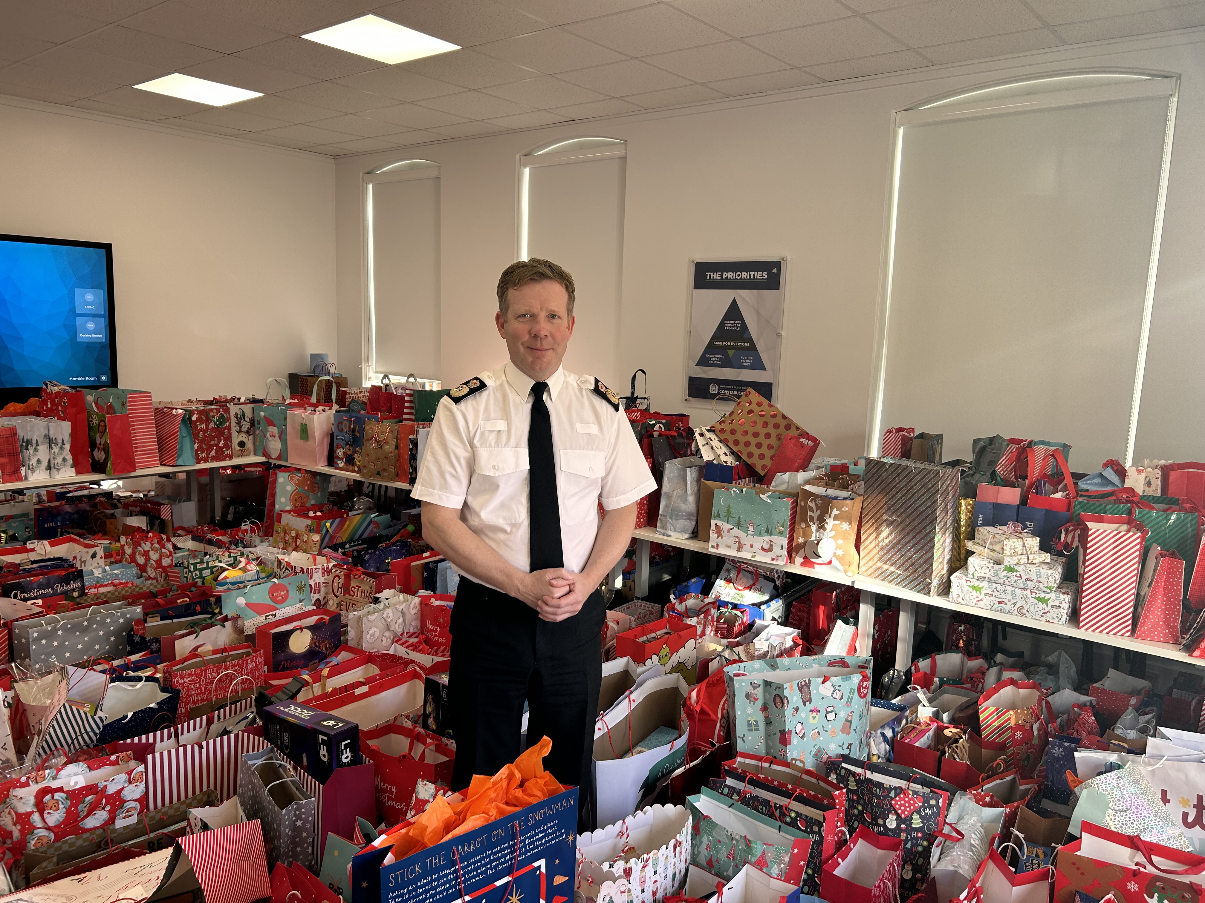 Hampshire Police officers donate Christmas presents for children