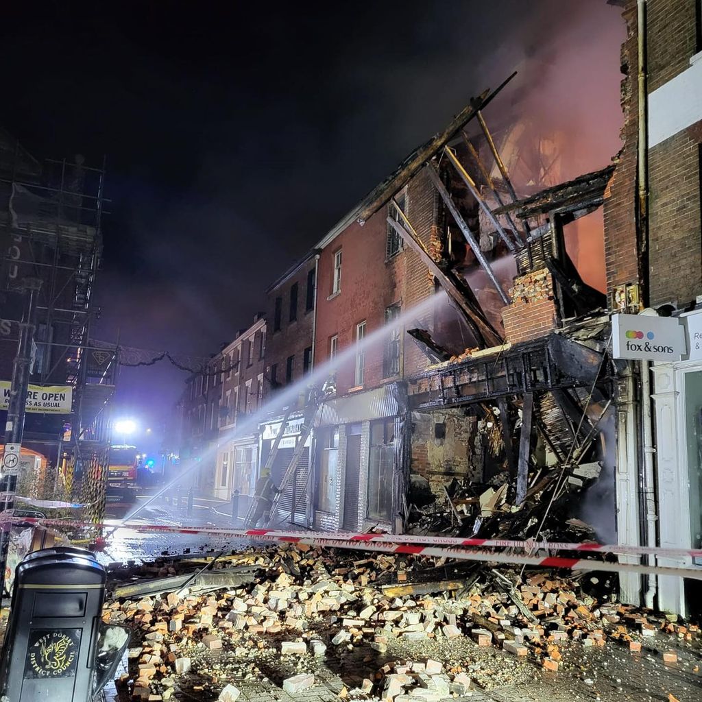 Firefighters tackle blaze at Dorchester cafe | News - Cool FM