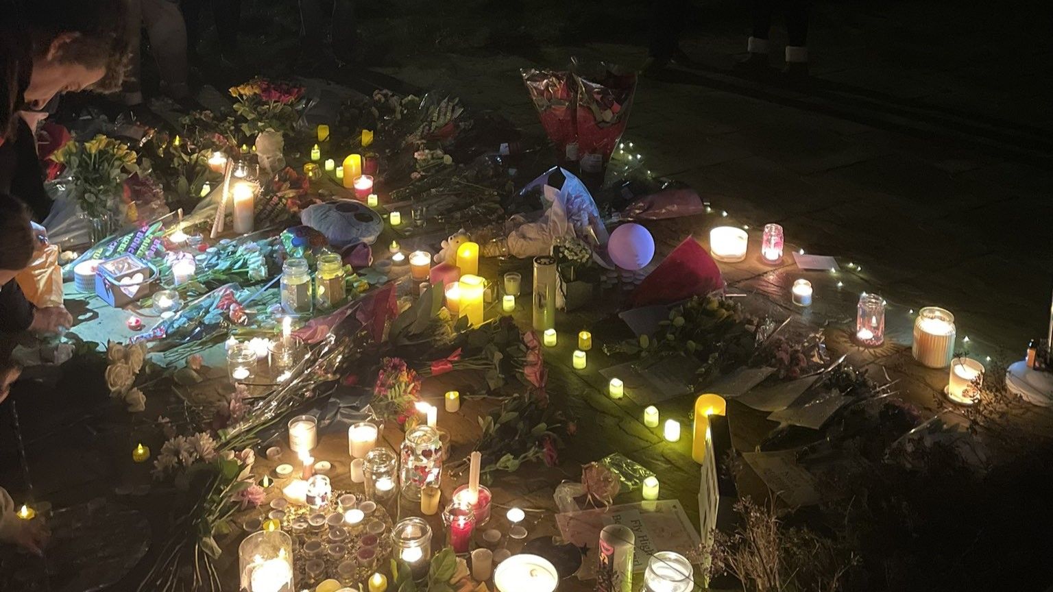 Hundreds gather for vigil outside home of Sara Sharif