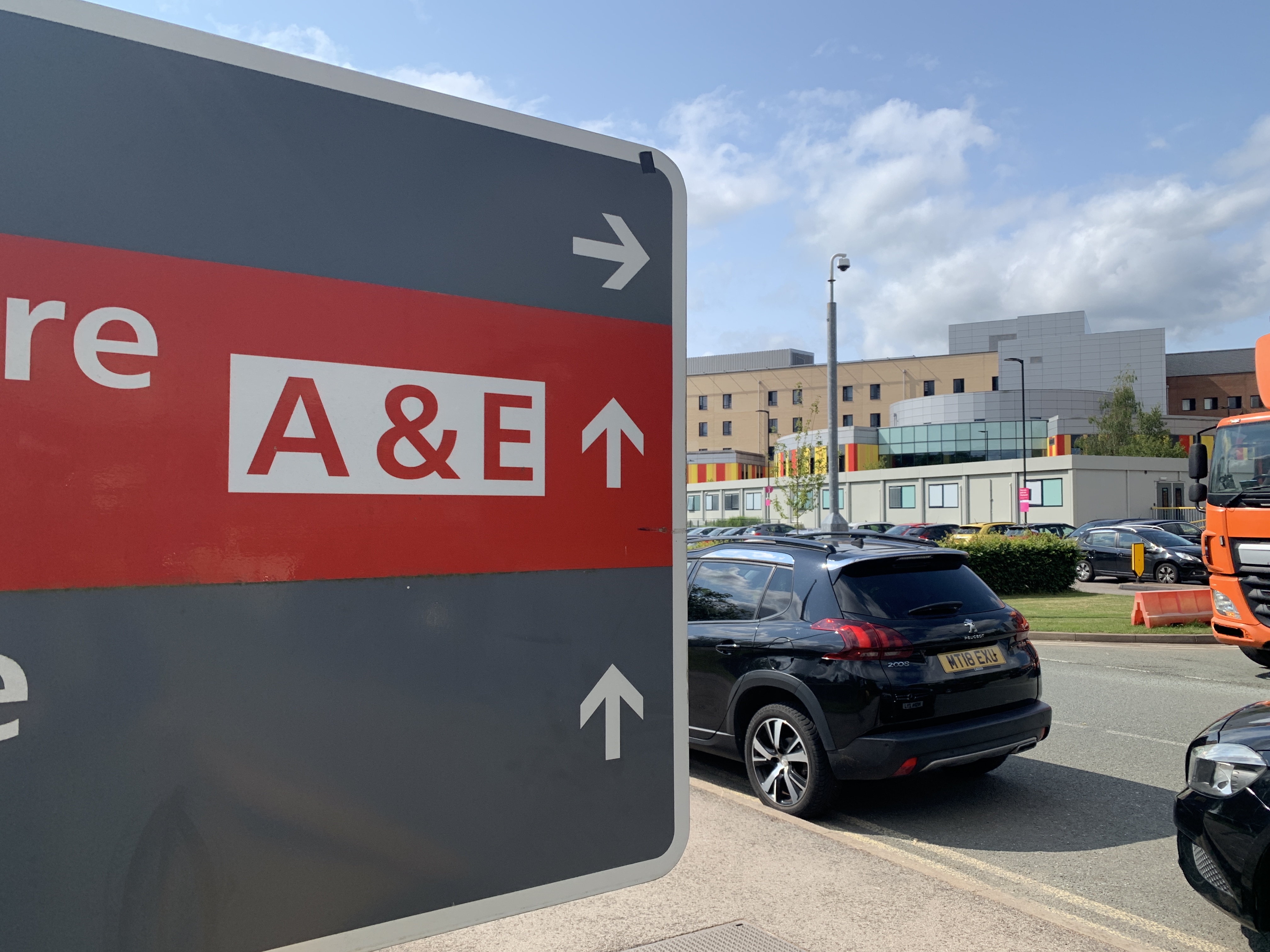 Royal Stoke facing "very extreme" pressures in A&E