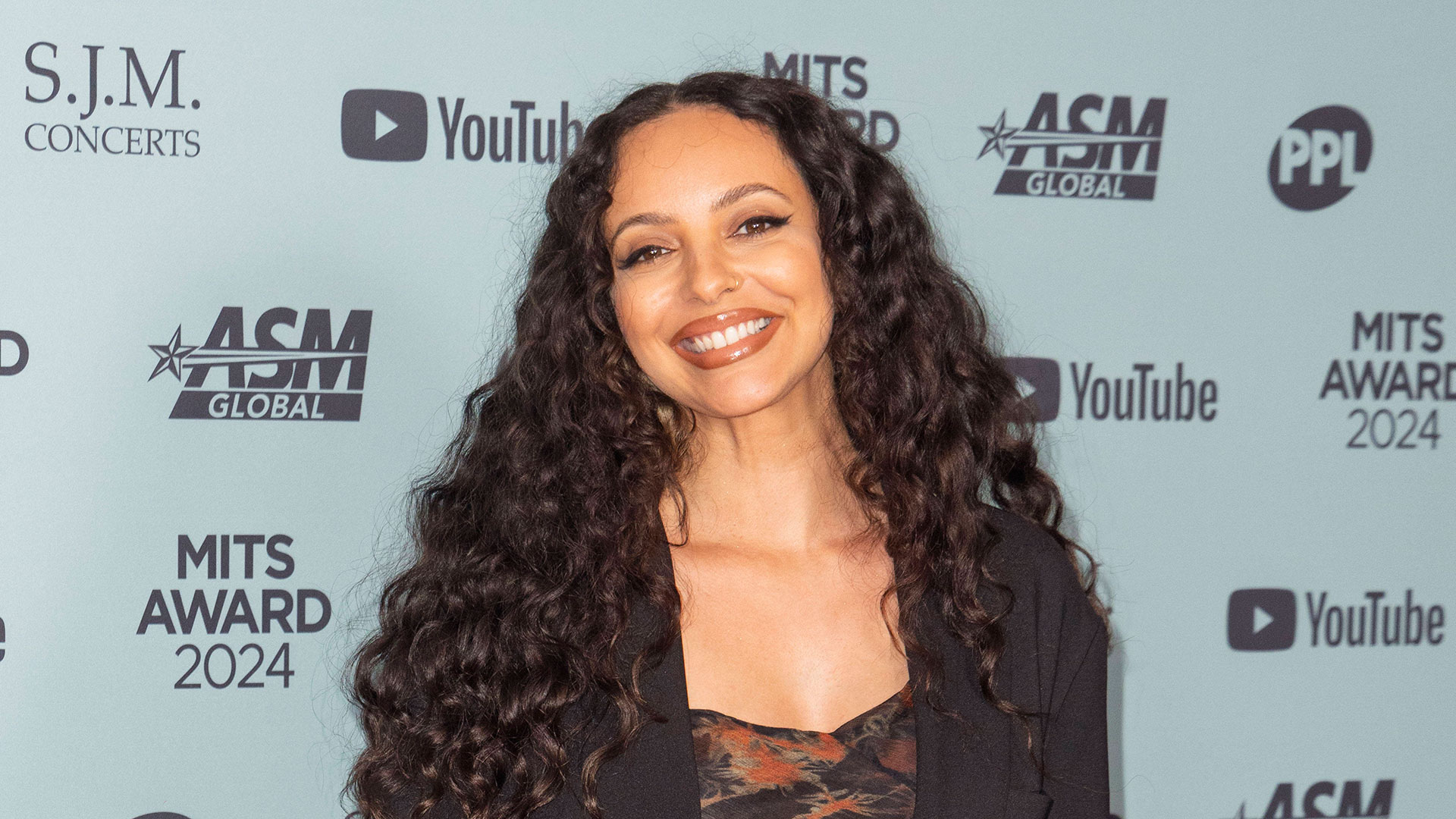 JADE releases 'IT Girl' her first single of 2025