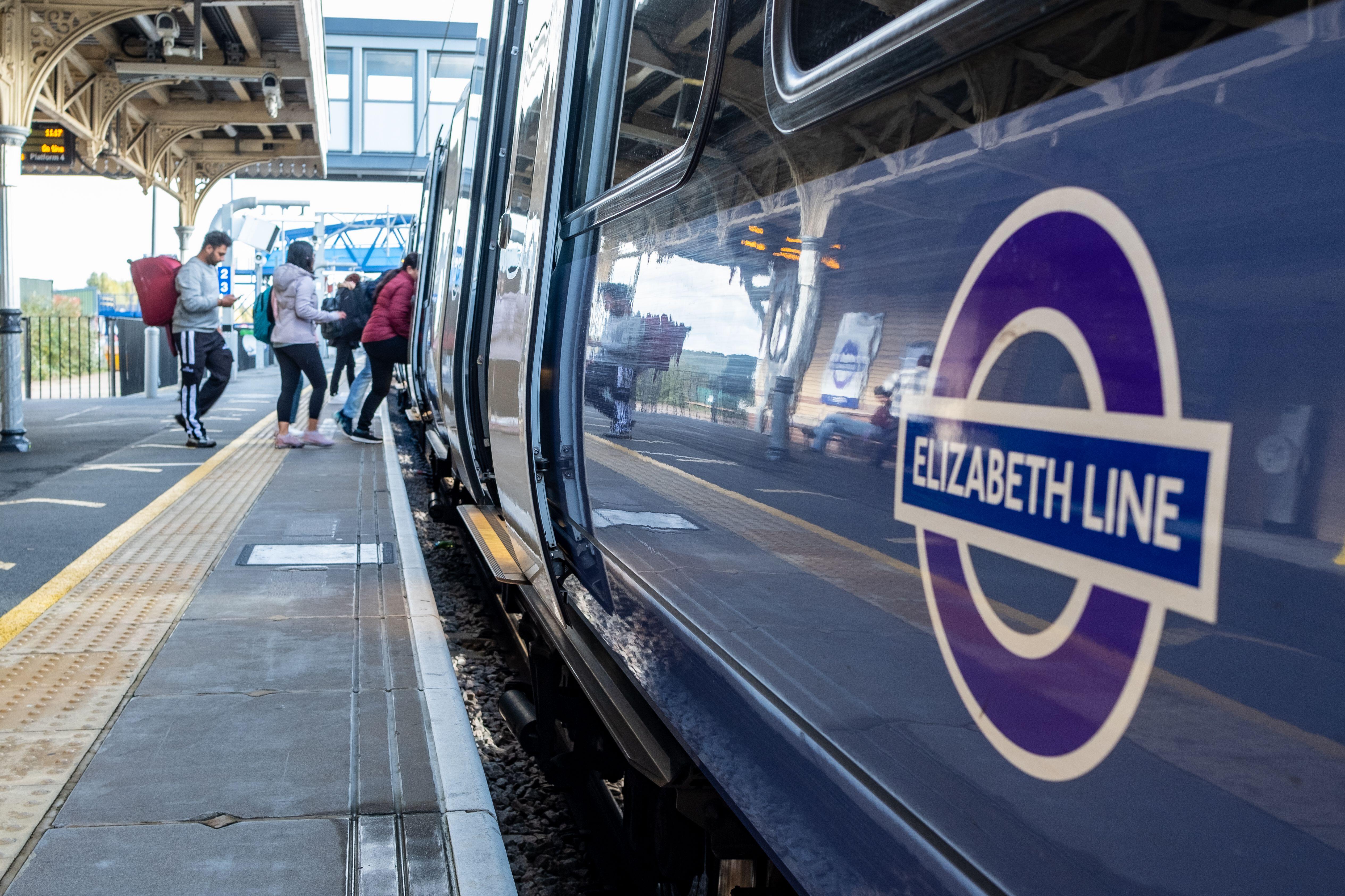 Elizabeth Line now UK's single busiest railway service | News - Hits ...