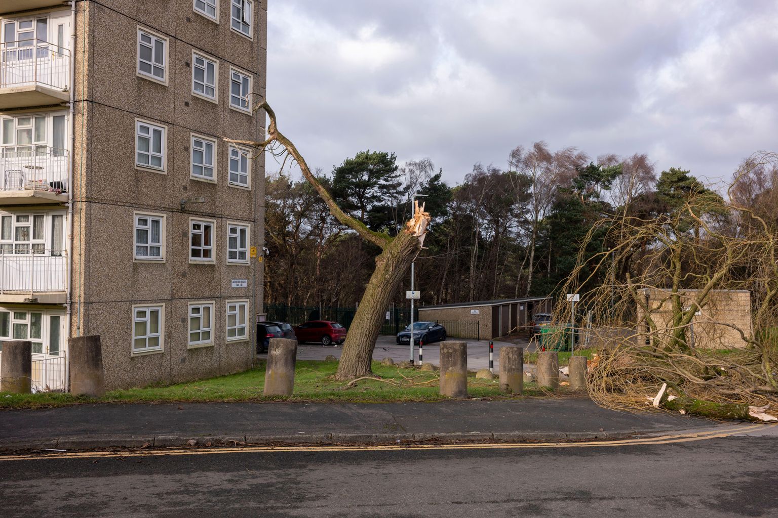 More strong winds and heavy rain for UK as Storm Herminia arrives ...