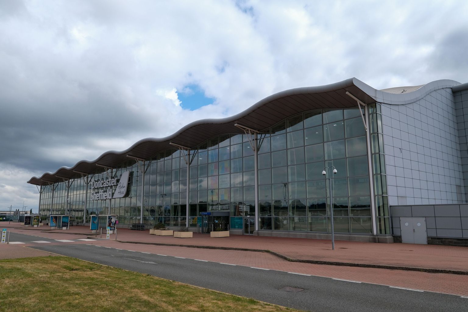 Rachel Reeves says Government will work to reopen Doncaster Sheffield Airport