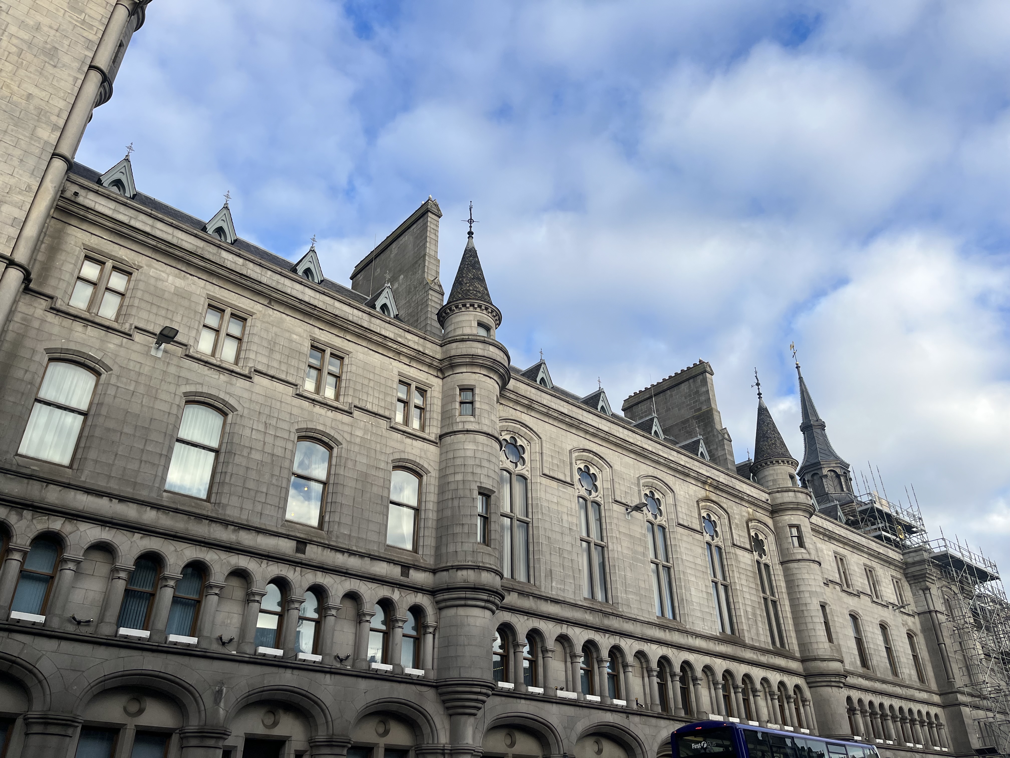 Man charged after thefts from cars in Aberdeen