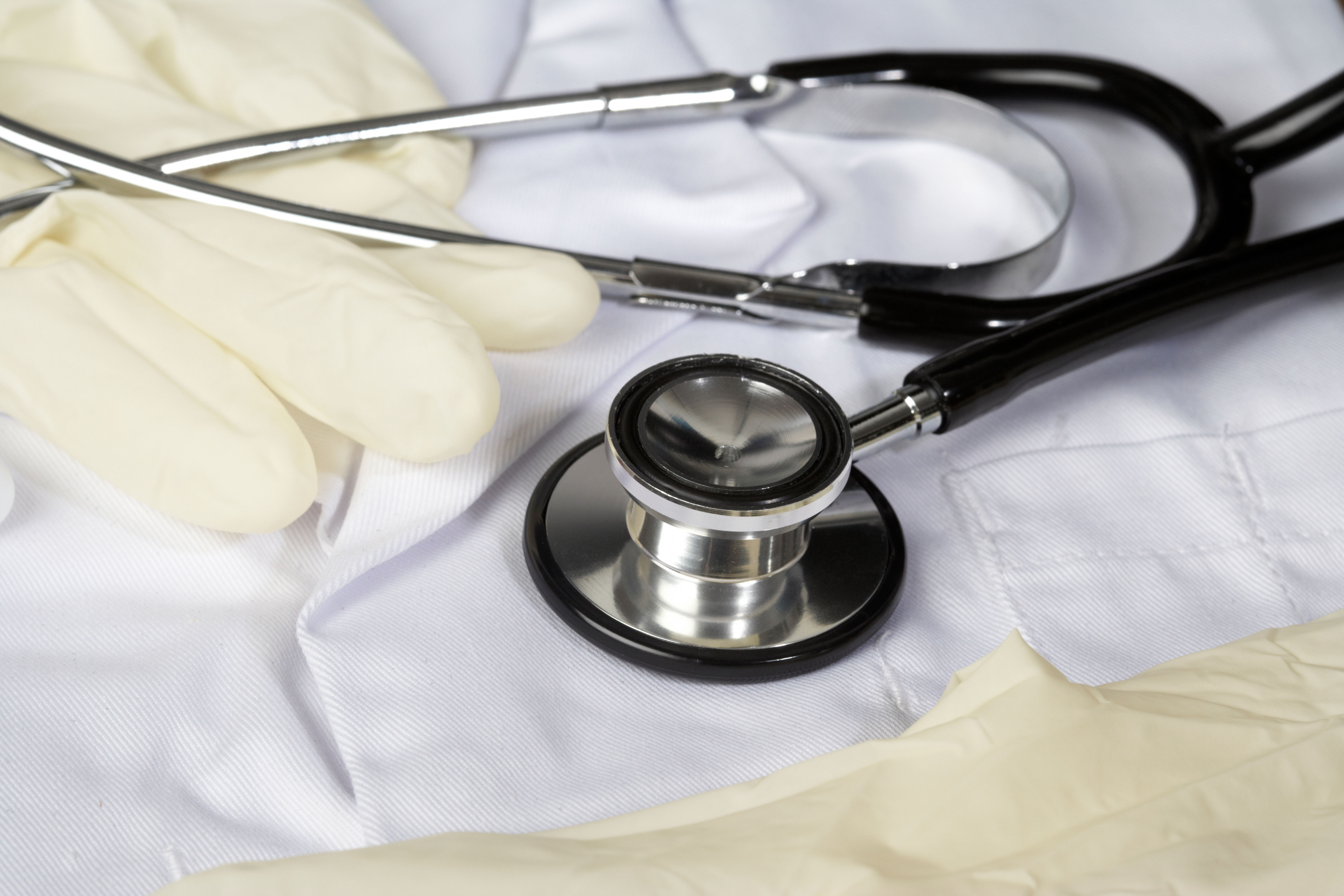 Figures show hundreds of GPs have taken early retirement since 2020 ...