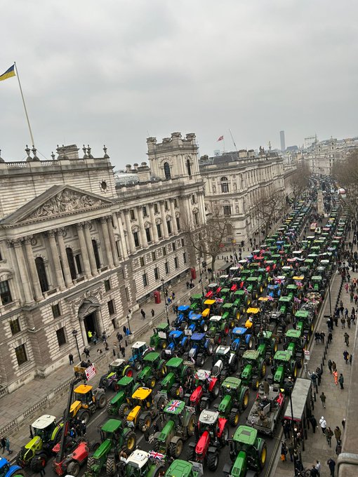 Tractors line the streets of central London | News - Hits Radio (London)
