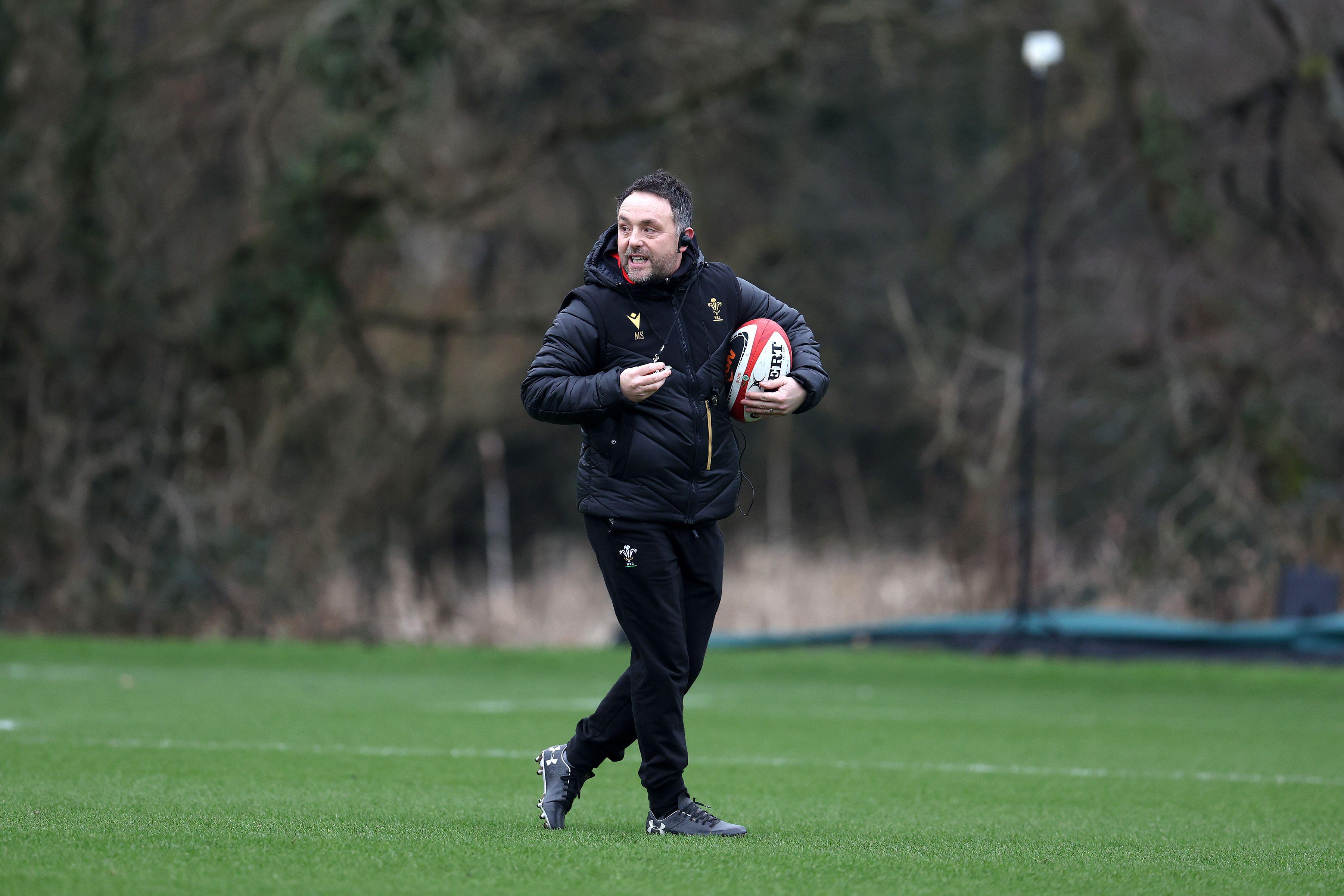 Ellis Mee to make debut in Wales' Six Nations clash with Ireland