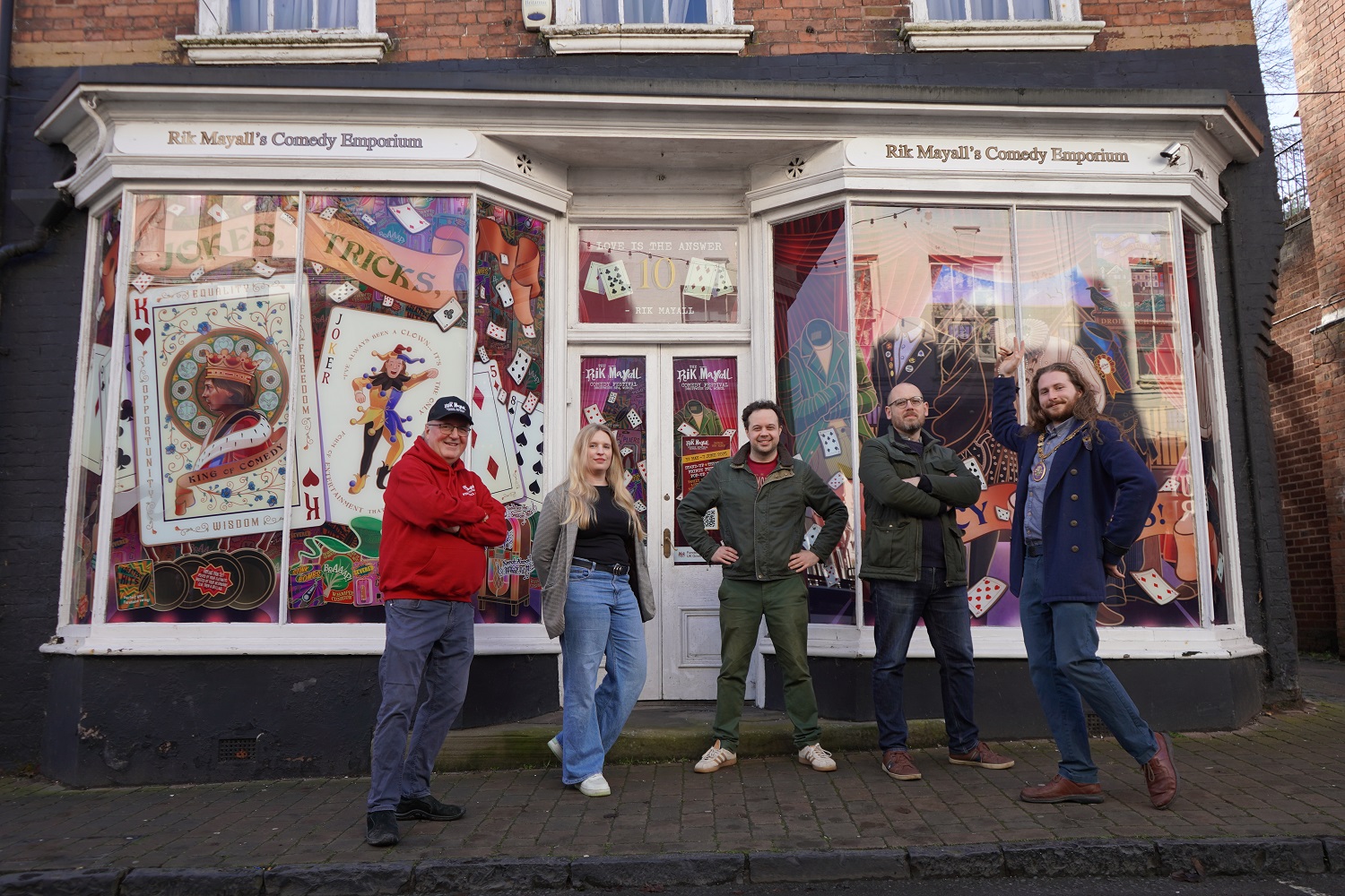 Artwork unveiled in tribute to Droitwich Spa's Rik Mayall | News - Hits ...