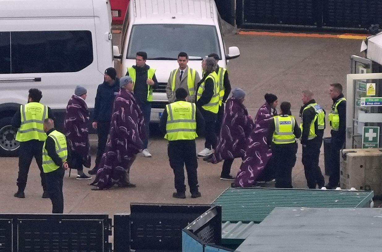 Migrants: number of channel crossings pass 5,000 in 2025