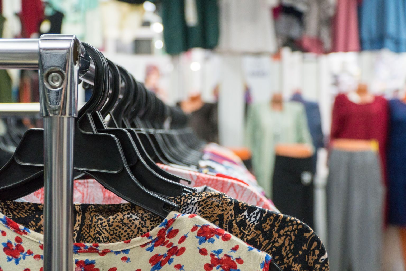 UK inflation falls to 2.8% | News - Hits Radio 00s