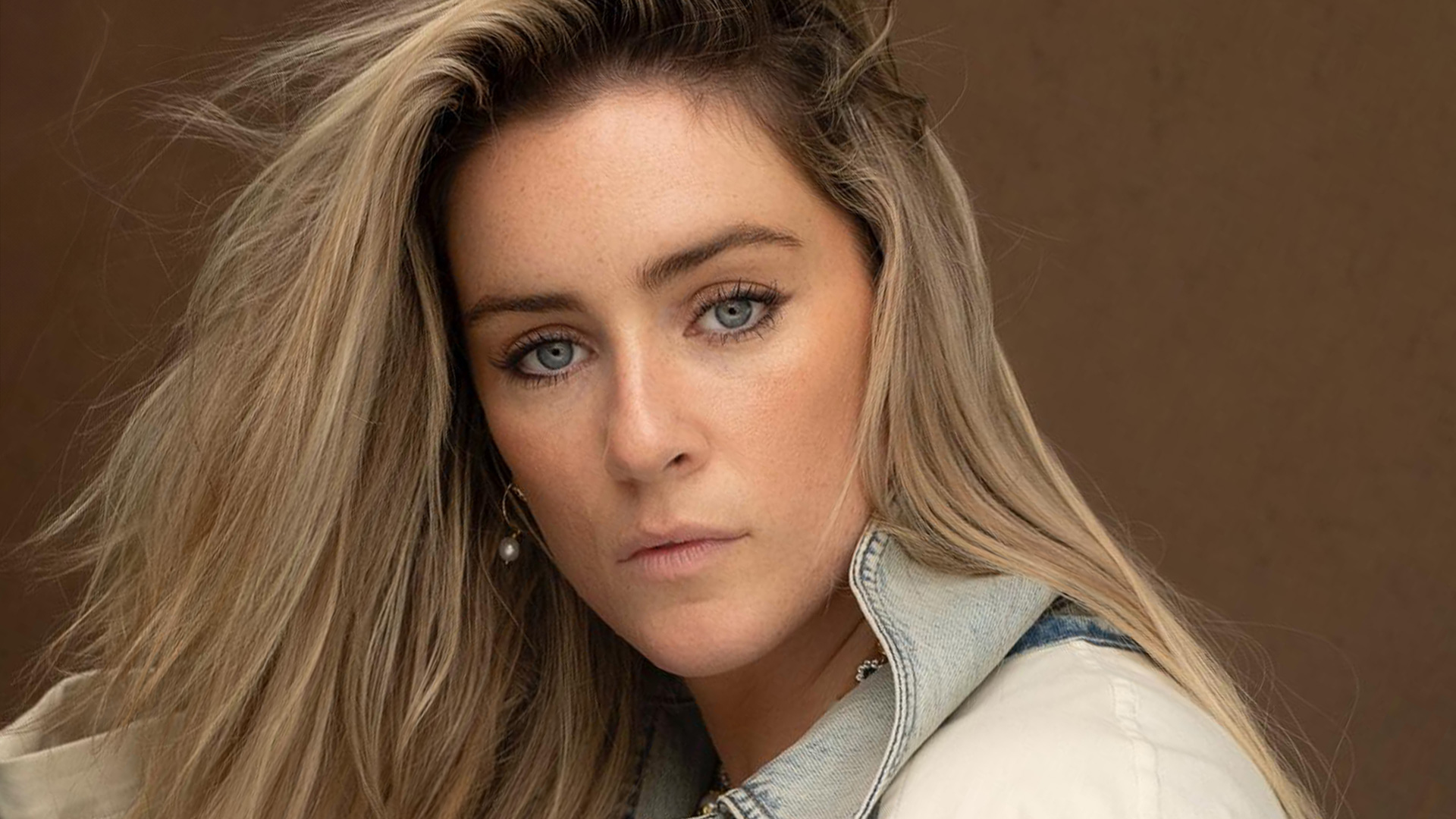 Lucie Jones to guest star in Queen by Candlelight