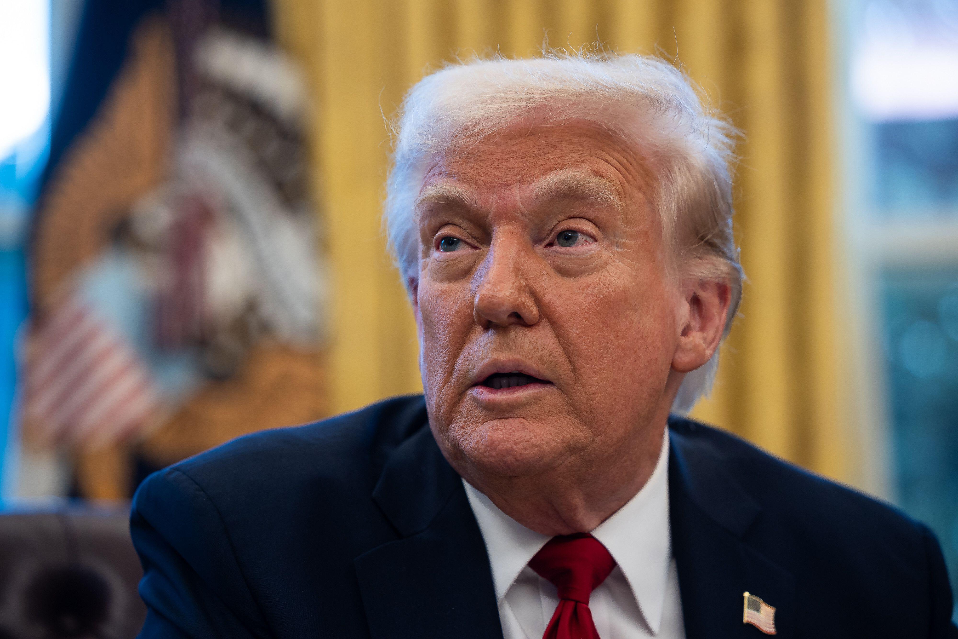 Global markets nose-dive as Trump's 10% tariff on UK products comes ...