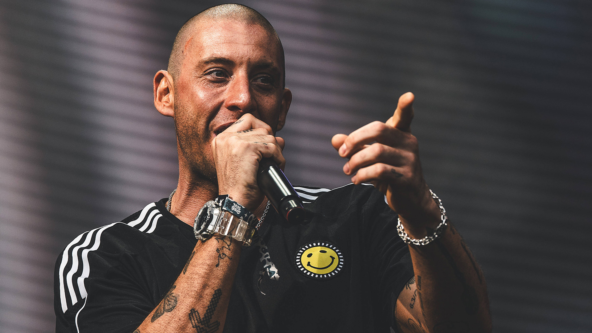 Example: Where is the singer performing this summer?