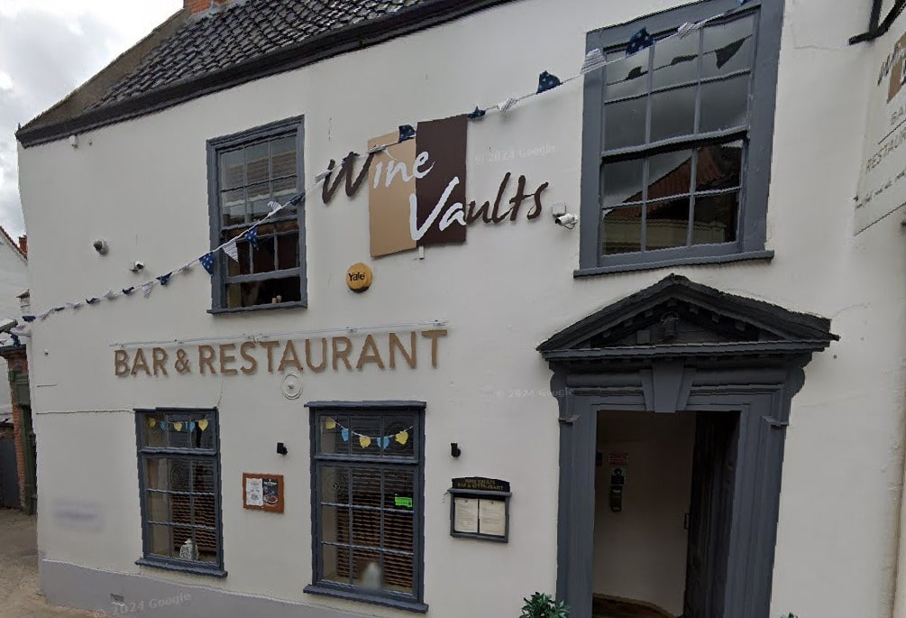 Beccles bar and restaurant loses licence after owner admits theft