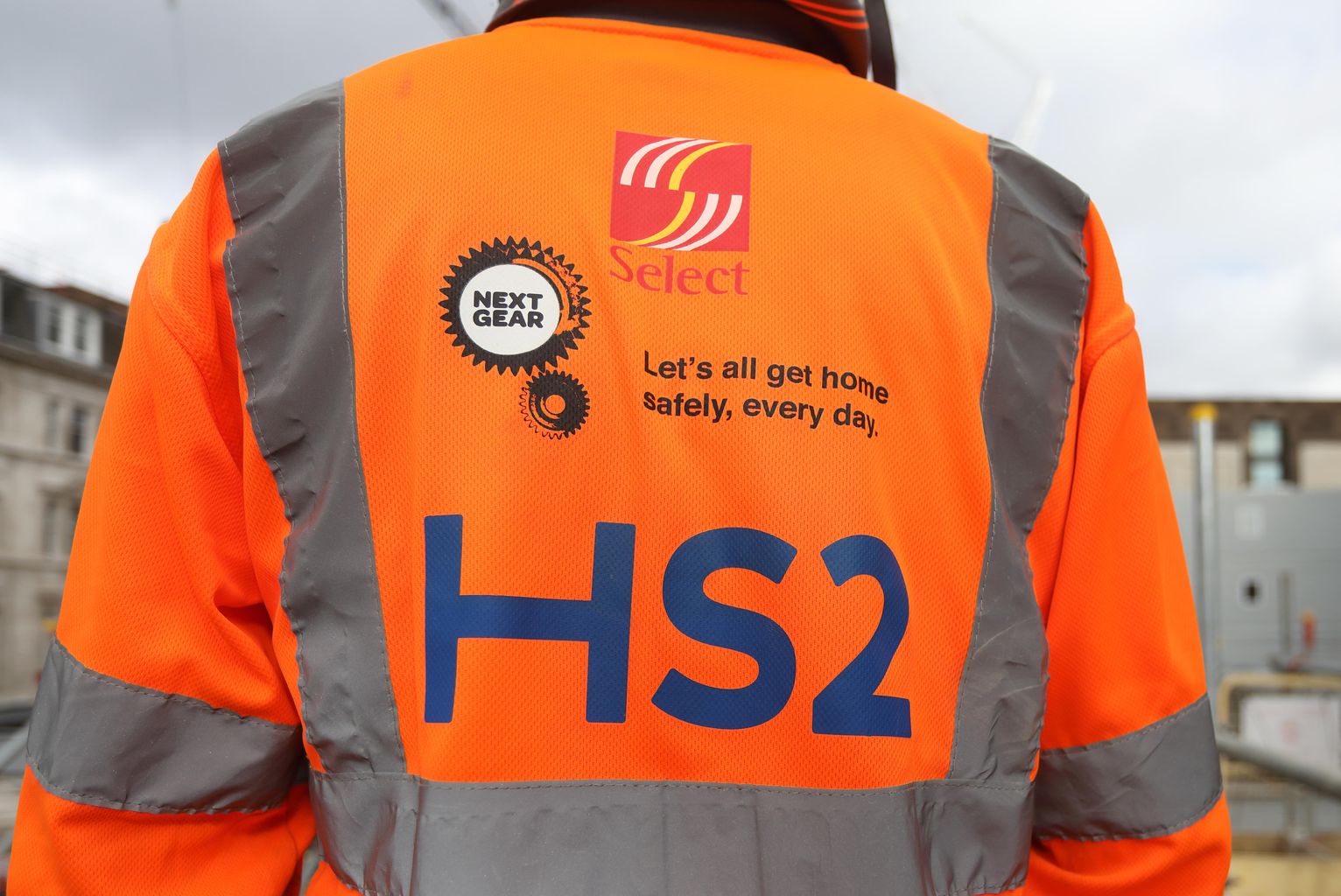 Warning to drivers as giant box structure is installed under the A46