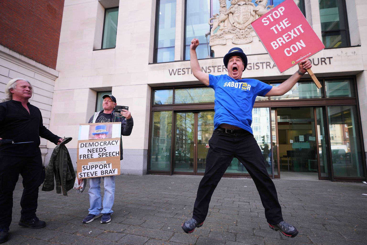 'Stop Brexit Man' cleared on flouting ban on playing music near ...