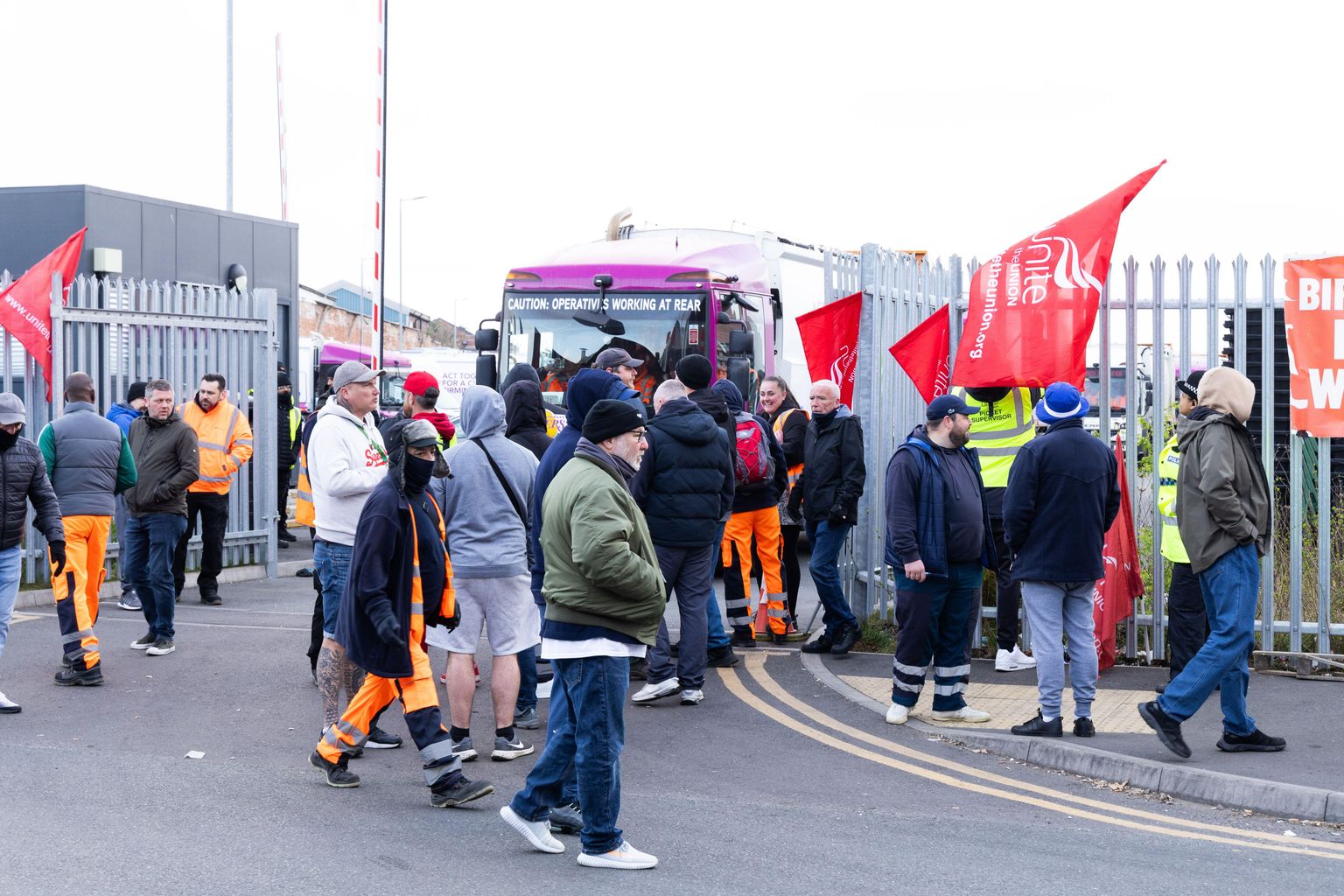 Birmingham rubbish strikes set to continue