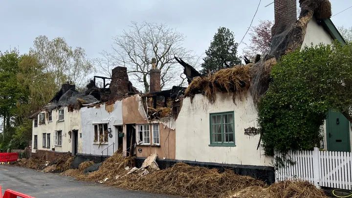 Children donating pocket money to help families whose houses burnt down ...