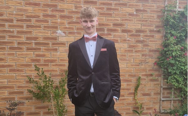 Family pay tribute to 19-year-old from Spalding who died following ...