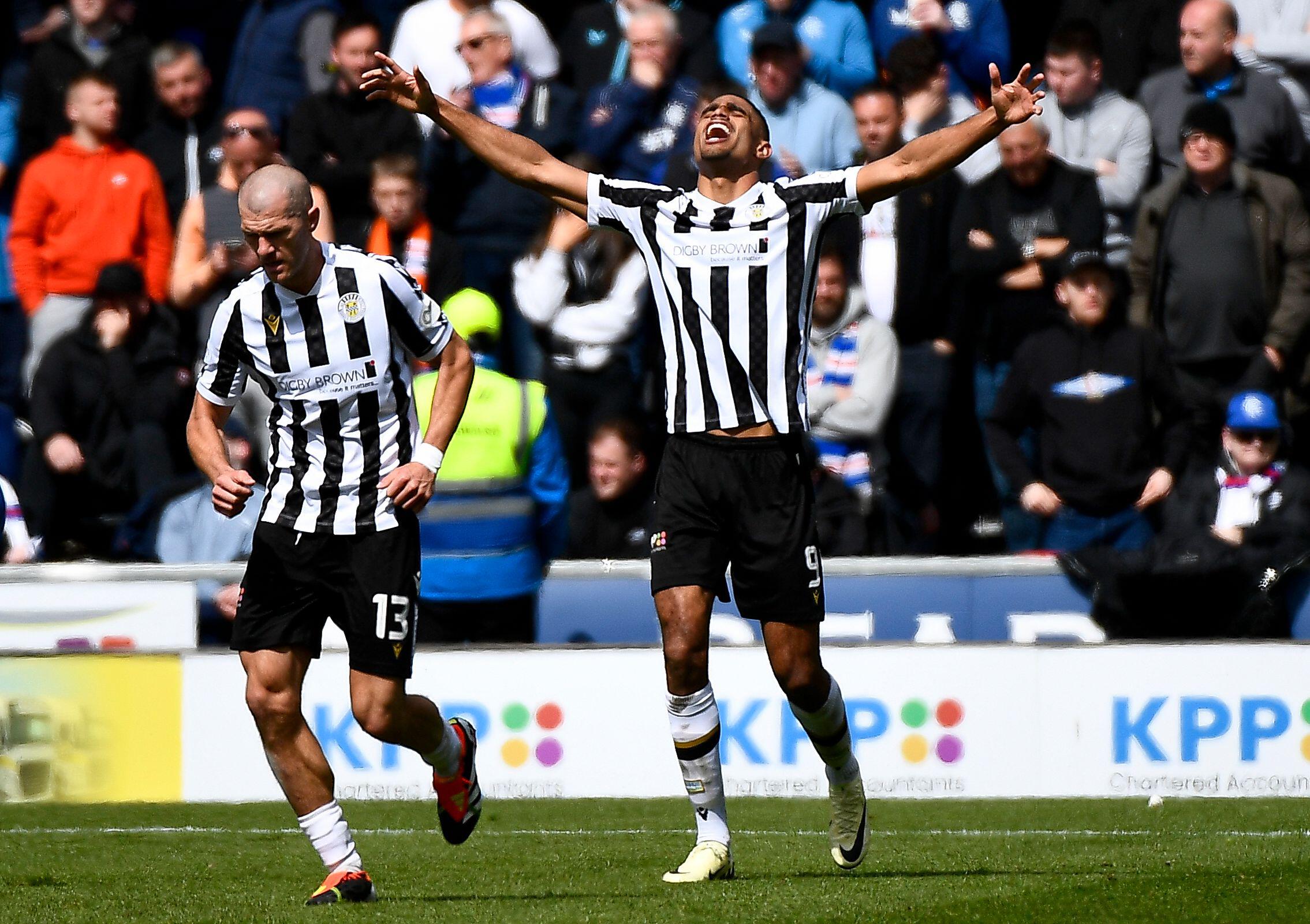 Mikael Mandron signs new deal with St Mirren