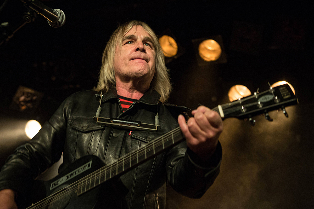 The Alarm frontman Mike Peters dies aged 66